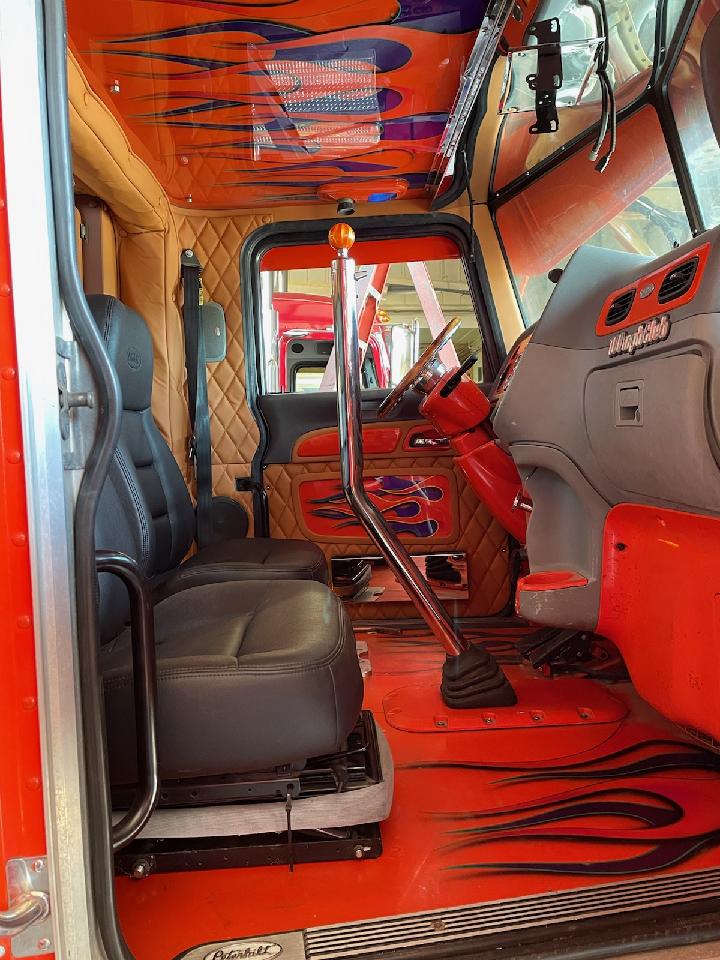 Peterbilt 379 Sleeper Interior