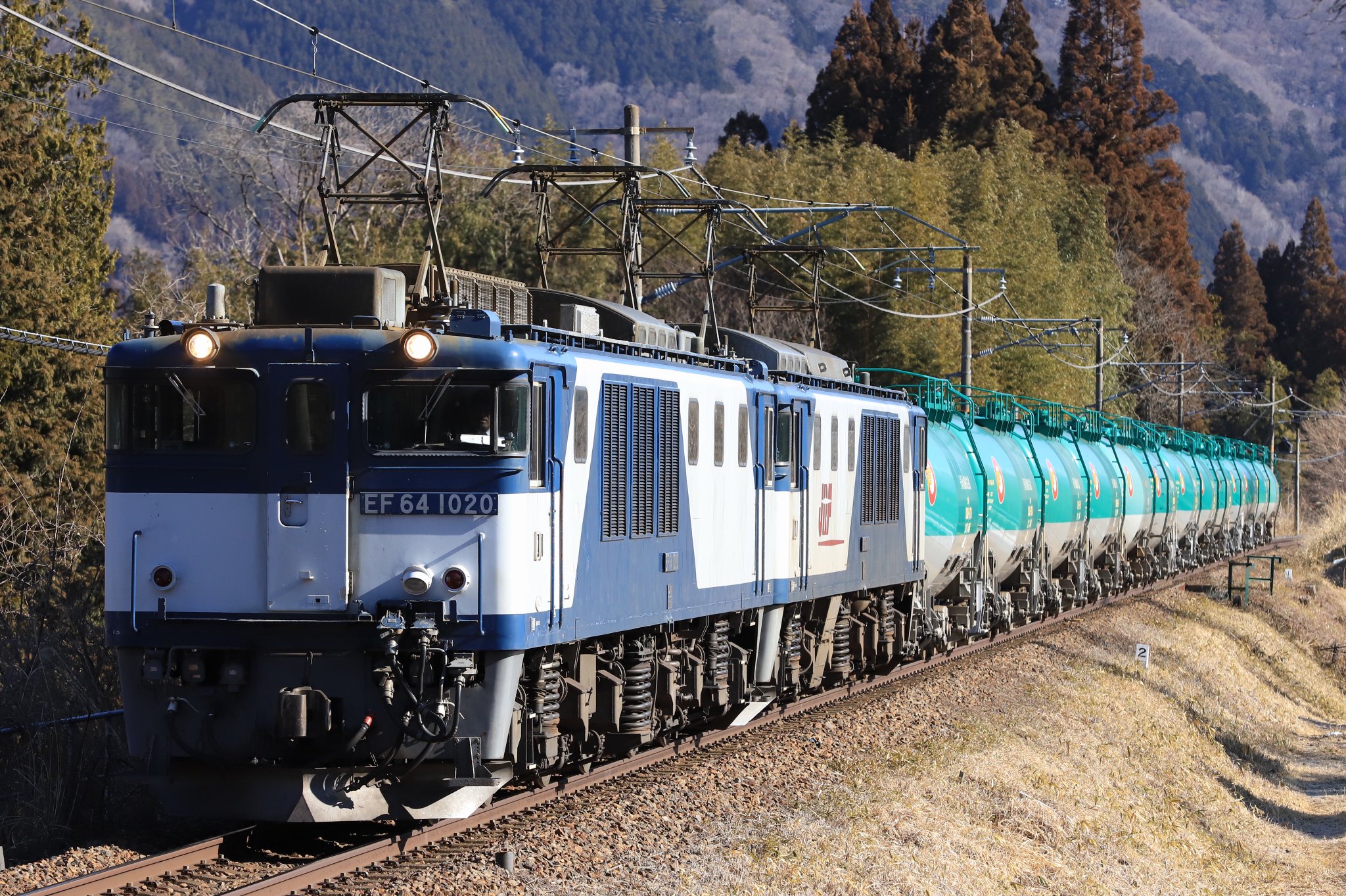 64マニア on Twitter: "2022.2/26 6088レ EF64-1020+EF64-1010+タキ 8084レ EF64-1013+EF64-1018+タキ 愛に逢いたく今週末 ...