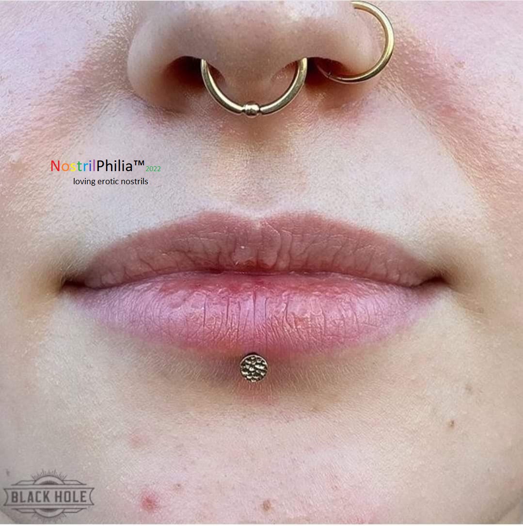 Vertical Labret Hole