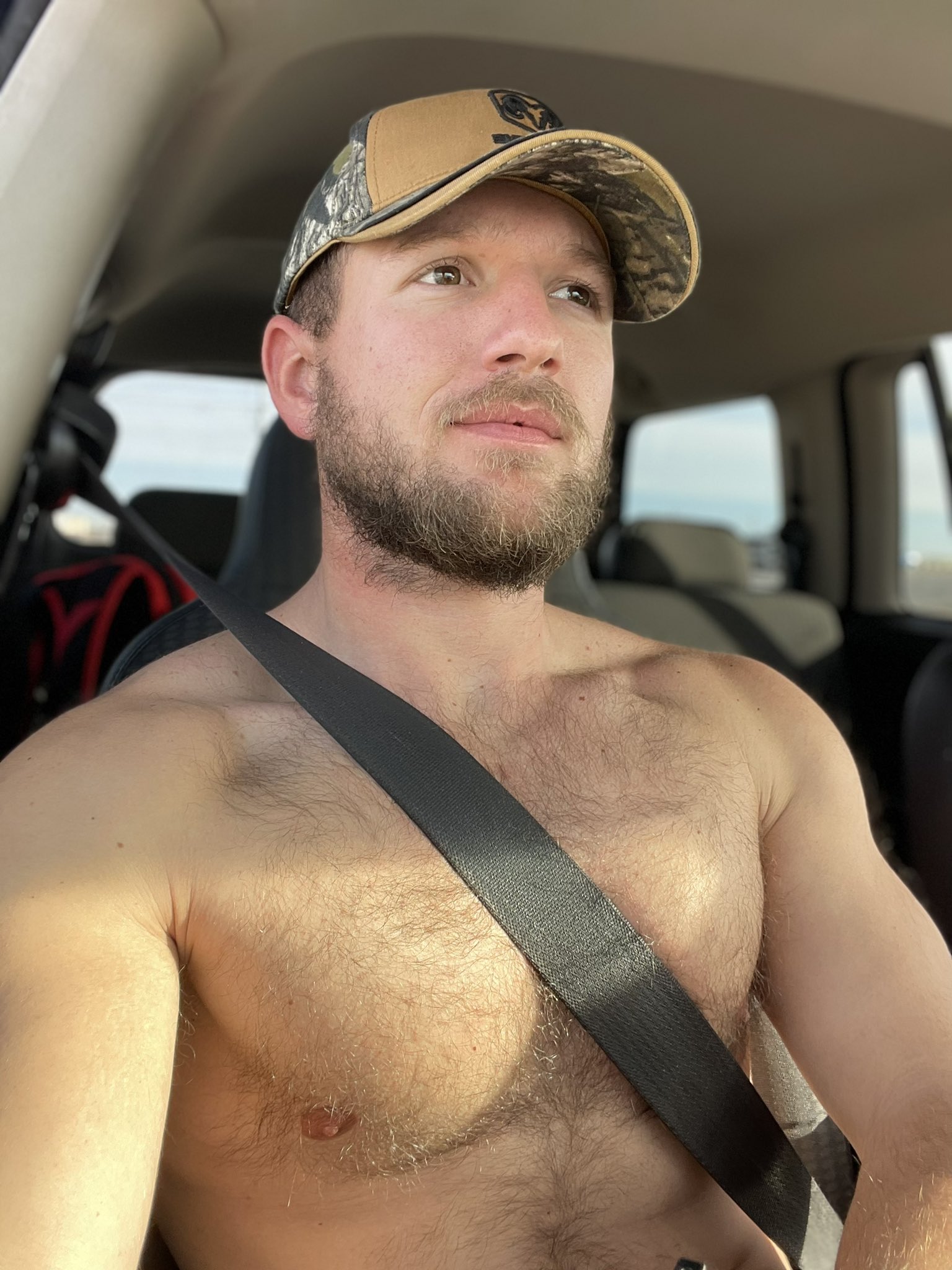 Turkeytrav2 on Twitter: "Post gym, and the perfect lighting??? Damn I feel great 😝😝 https://t.co ...