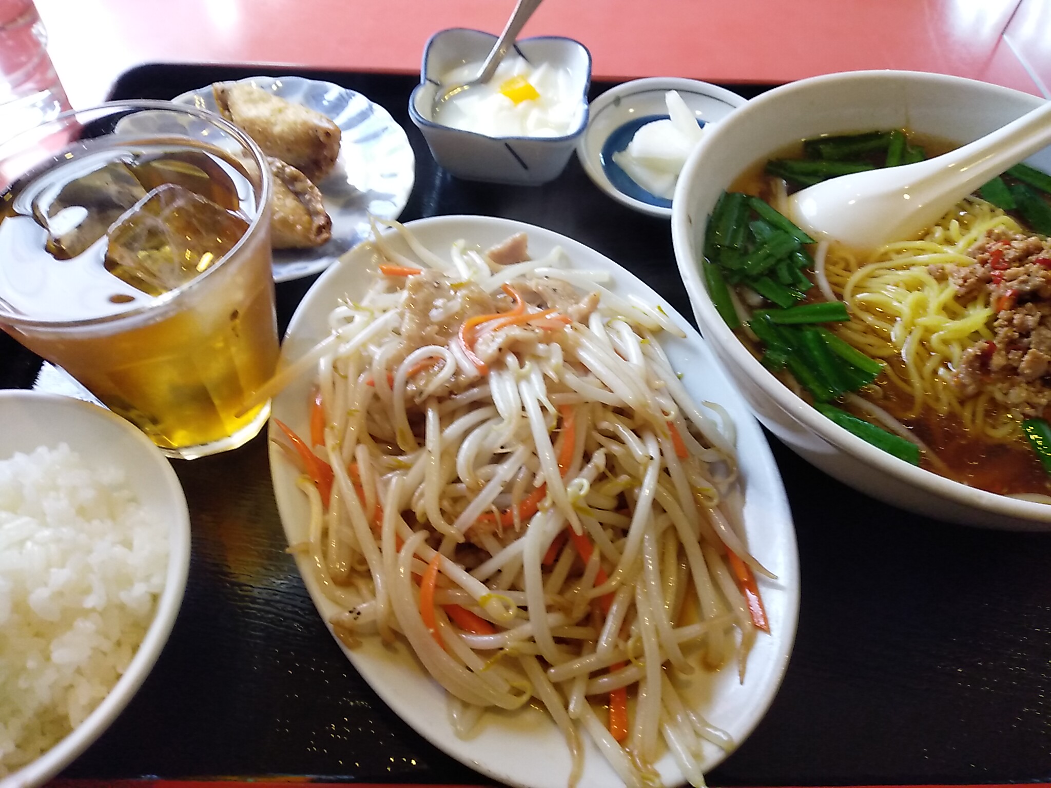 Ruby & Emmeline on Twitter: "新しい作業もはかどらないなあ。小雨降ってきたけど中華楼。 https://t.co/0ScIzTx5RN" / Twitter