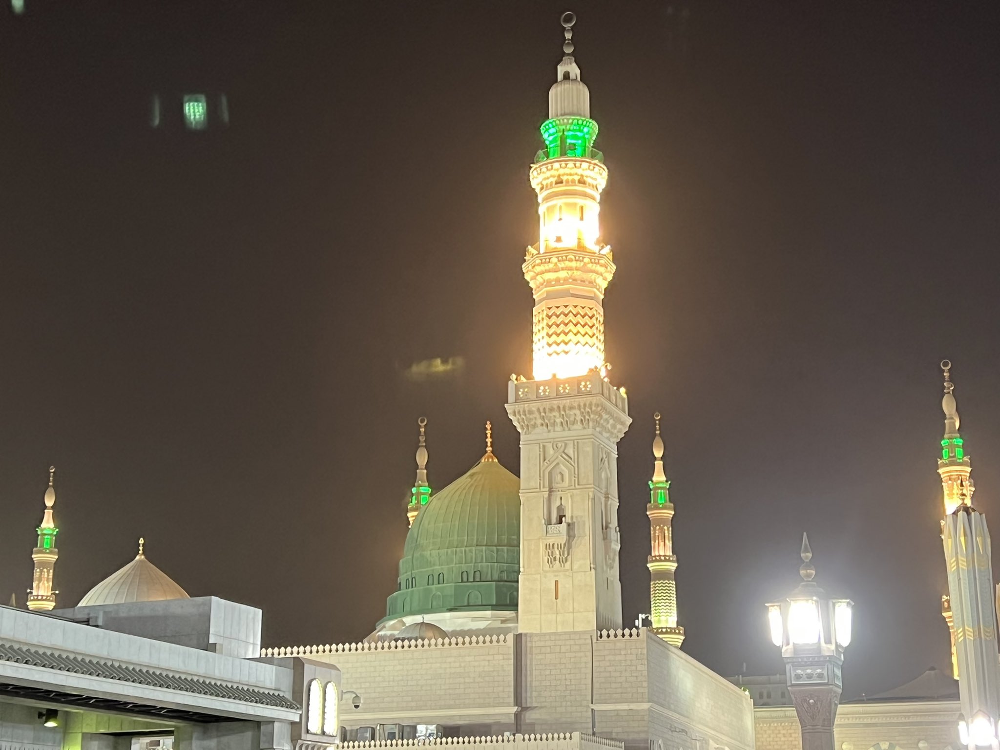 Masjid Nabawi Wallpaper At Night