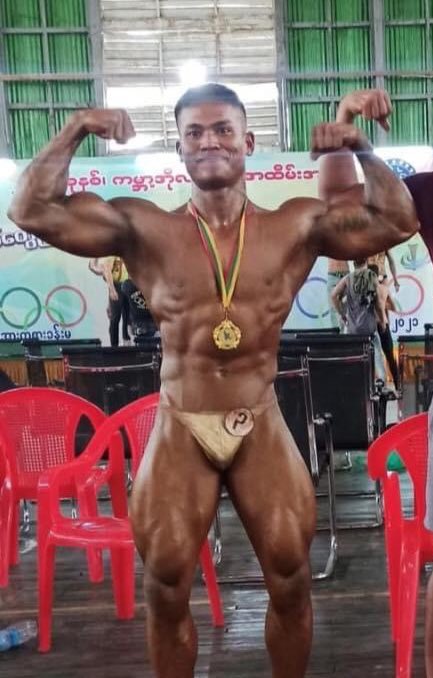 Kyaw Gyi On Twitter မြန်မာ့ကျား စစ်တွေအထန်ကြီး သန့်ဇင် ဆုရတုန်းက