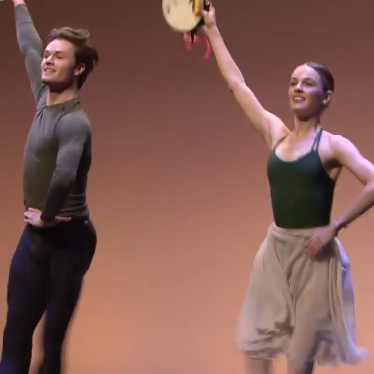 Royal Opera House on Twitter: "🩰 @balletboy09 coaches @TheRoyalBallet's Madison Bailey and Liam ...