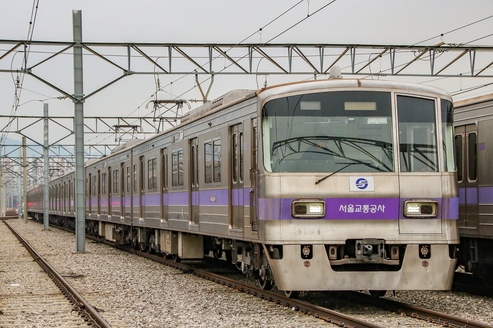 スマートランス on Twitter: "2022年1月29日、ソウル交通公社5000系 1次車 5101Fが、2月10日には5102F、2月11日には5104、5105Fが運用離脱しました ...