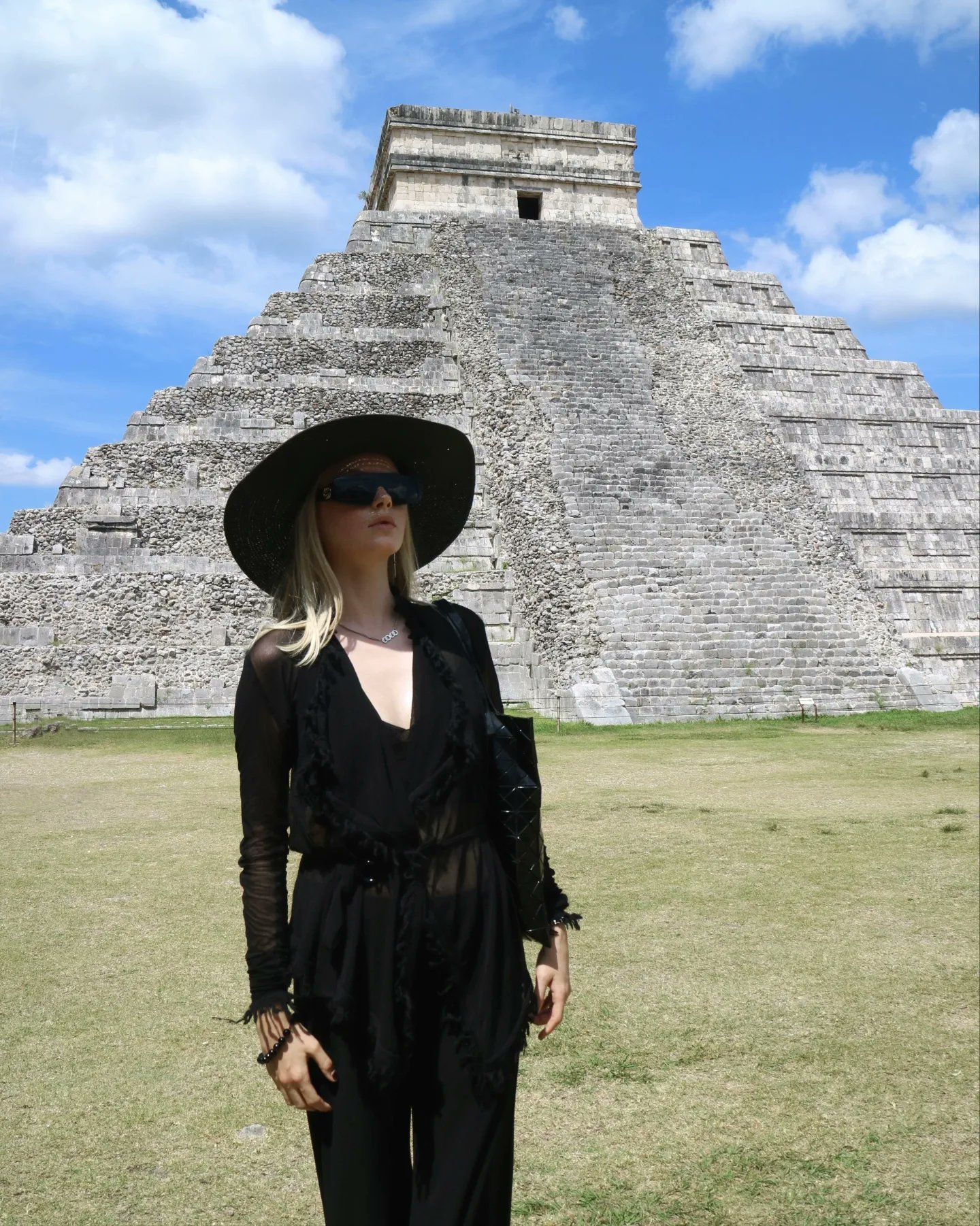 Teale Coco on Twitter: "Crossing off the bucket list in style 🪣🇲🇽 visiting Chichén-Itzá where ...