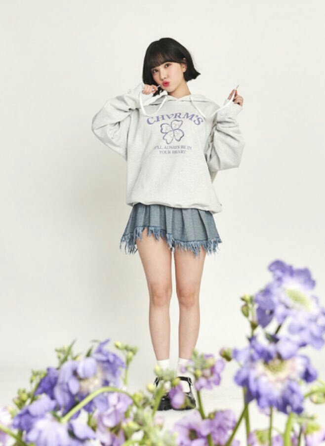 비비지 업데이트 on Twitter: "[📷] - #VIVIZ X CHARM'S EUNHA (1/4) #VIVIZ #EUNHA #비비지 #은하 @VIVIZ_official…