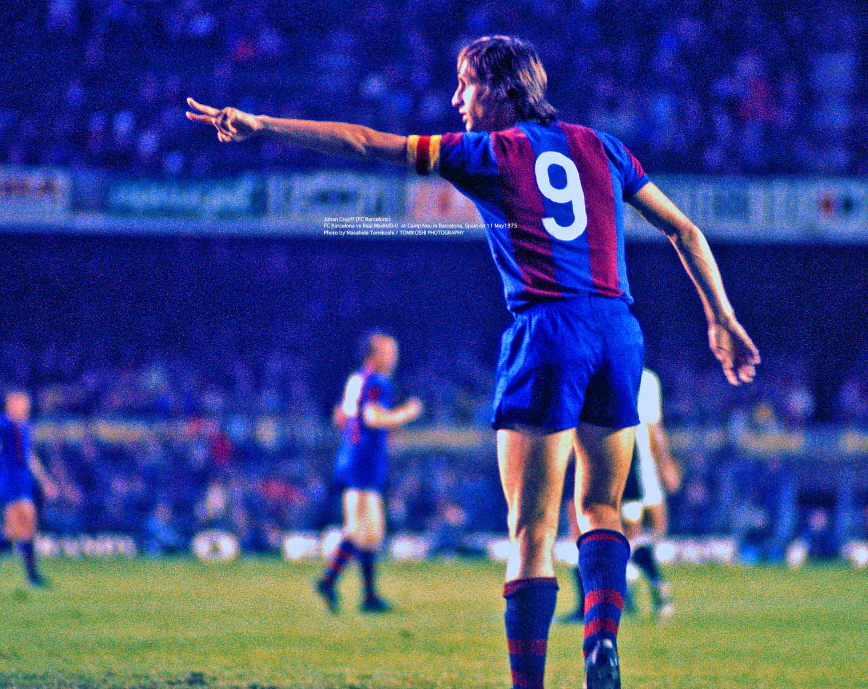 tphoto on Twitter: "Johan Cruyff (FC Barcelona) 9 FC Barcelona vs Real Madrid0-0 at Camp Nou in ...