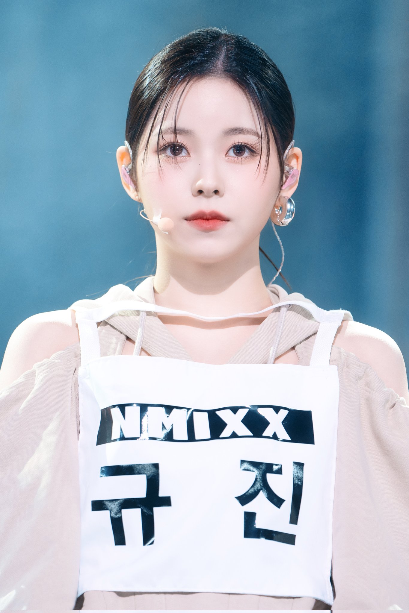 nmixx pics on Twitter: "SBS Inkigayo PD note update with Kyujin - 1st outfit (4/6) #KYUJIN #규진 ...