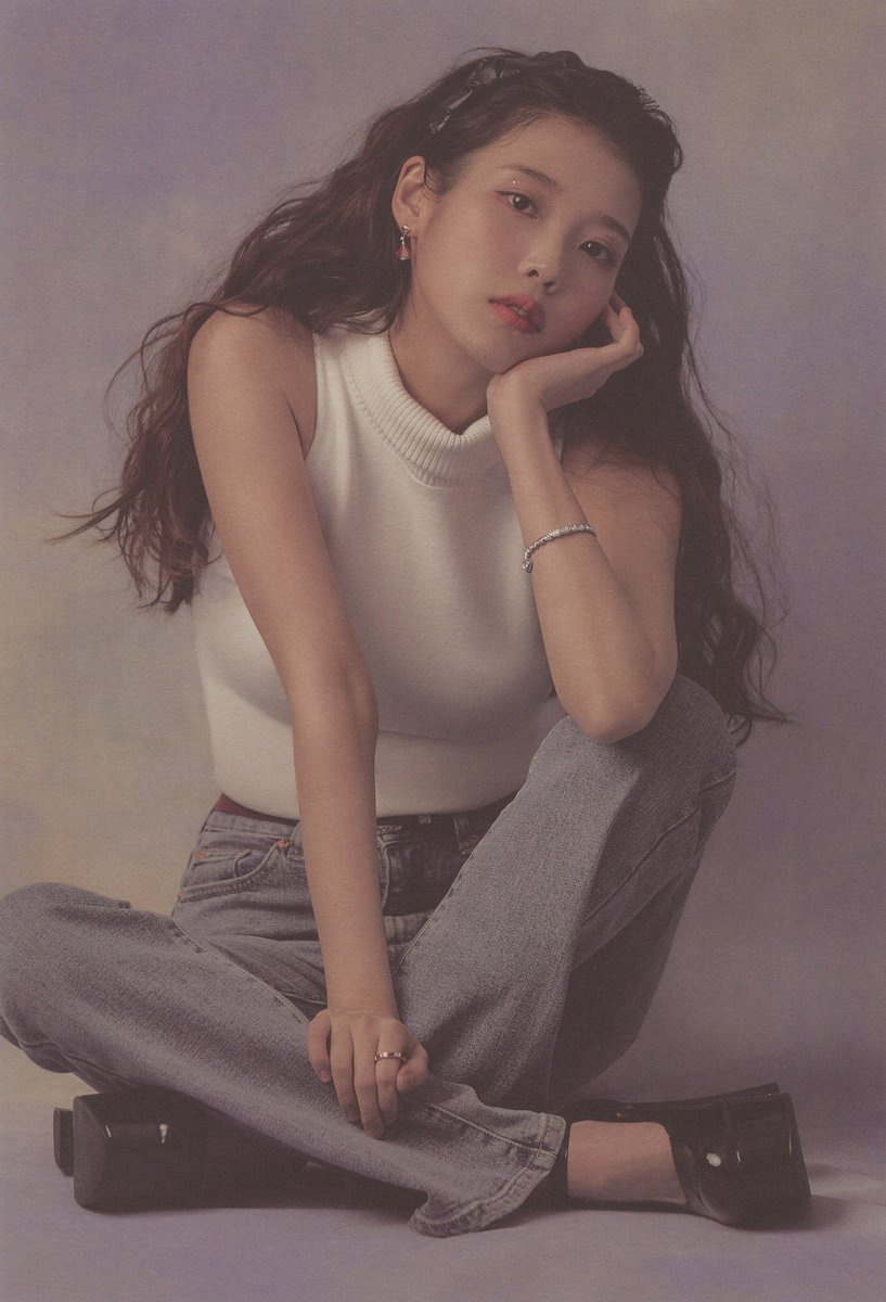 Like, shes a legend. #IU #아이유 #iu #아이유 Words by IU @wordsbyiu