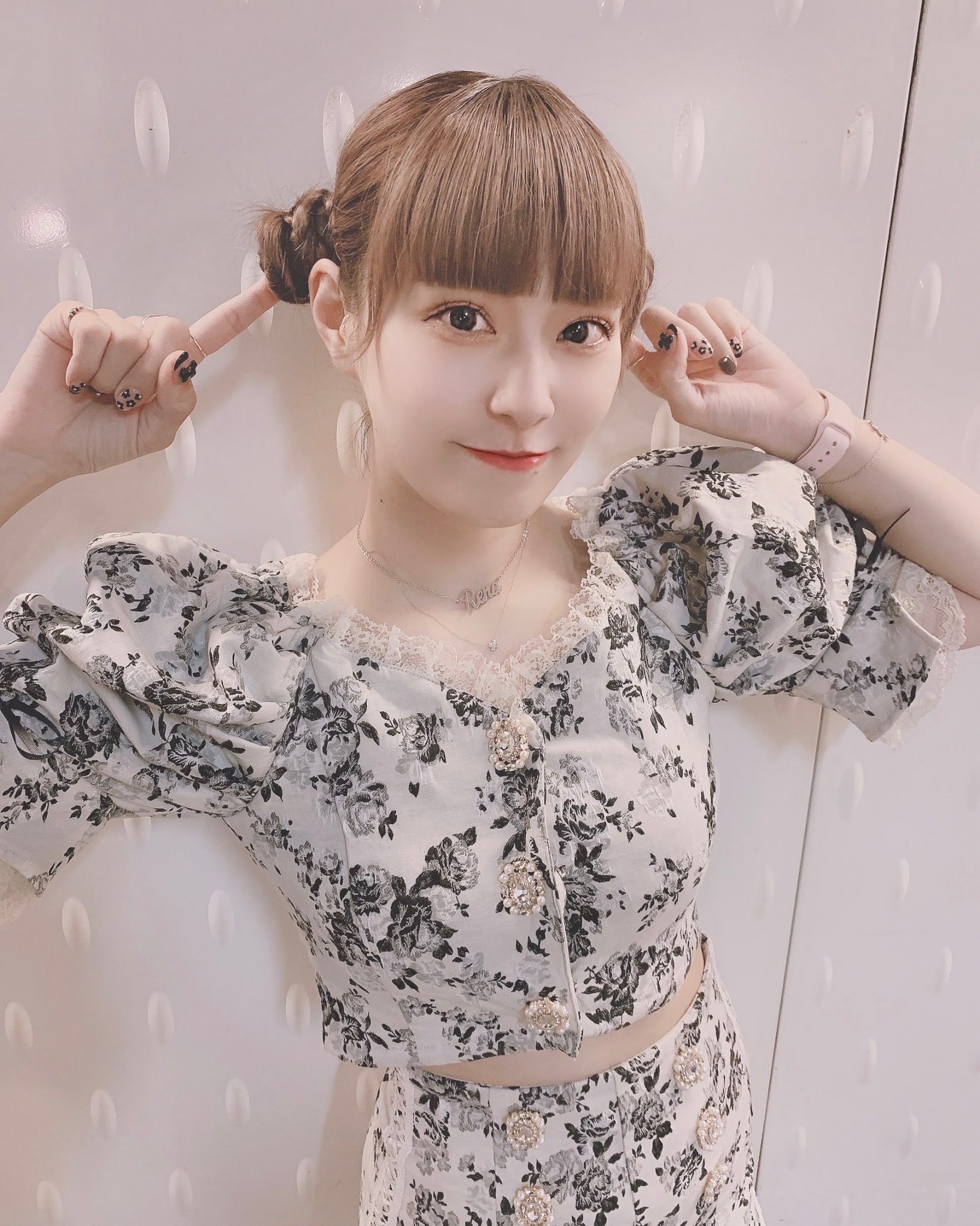 イロハ レナ-SHIKASHI on Twitter: "#拡散希望 ♡┈┈┈┈┈┈┈┈┈┈┈┈┈┈┈♡ 3月中にフォロワー2200人目標 ♡ SHIKASHI イロハ レナ お洋服は派手なの ...