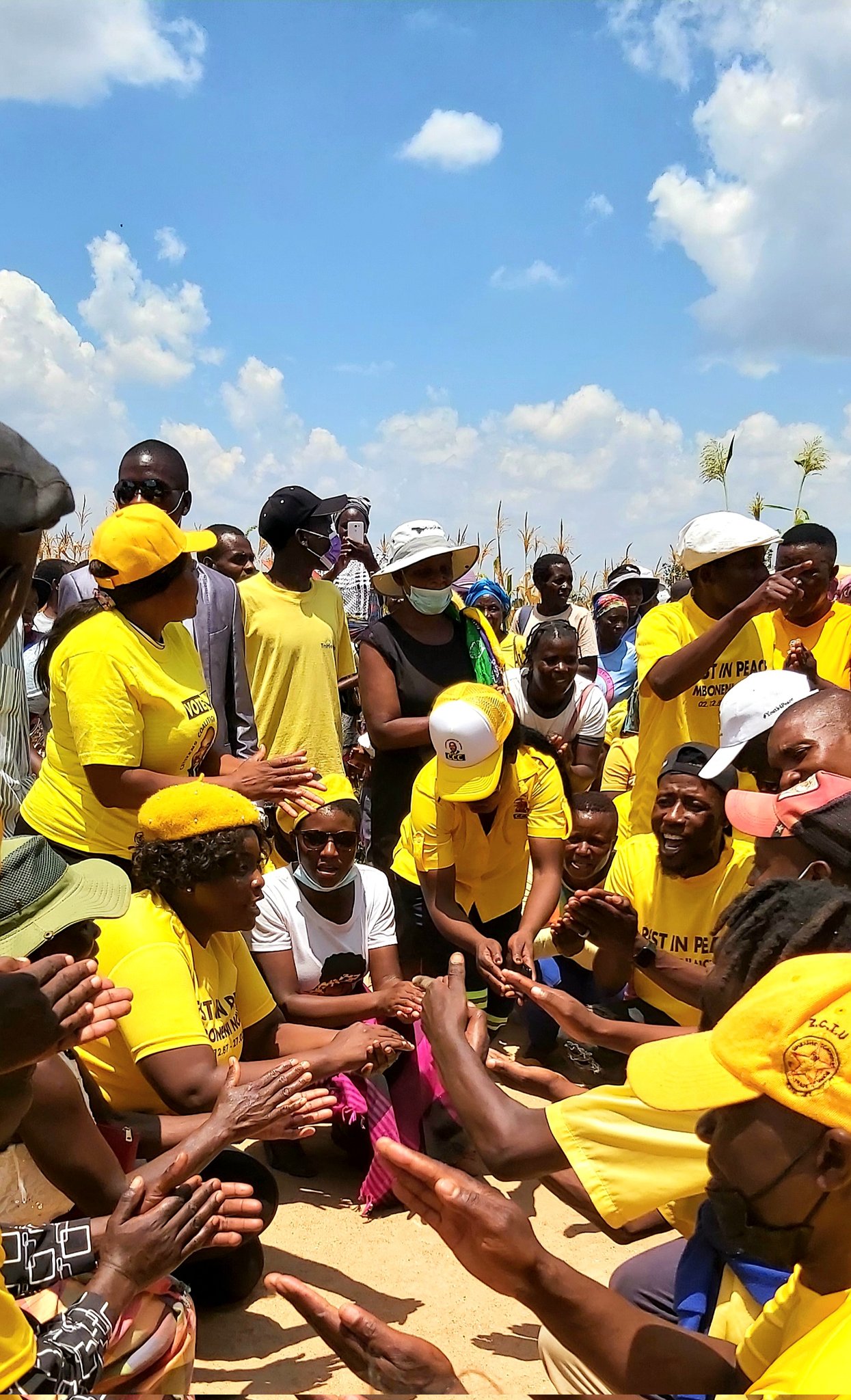 PICTURES: Chamisa Attends Burial Of CCC Supporter Murdered At Kwekwe Rally