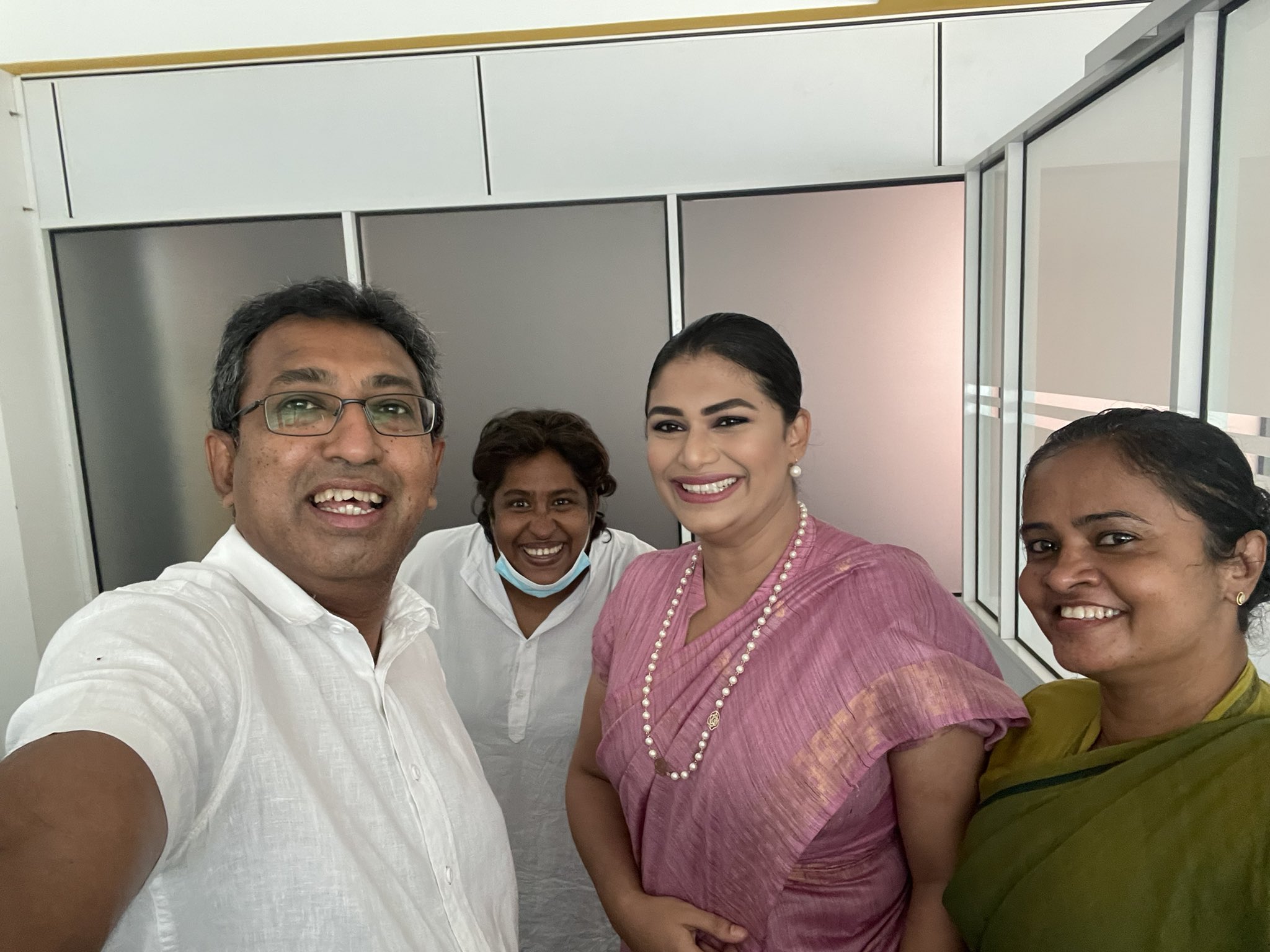 Nirosha Family Photos