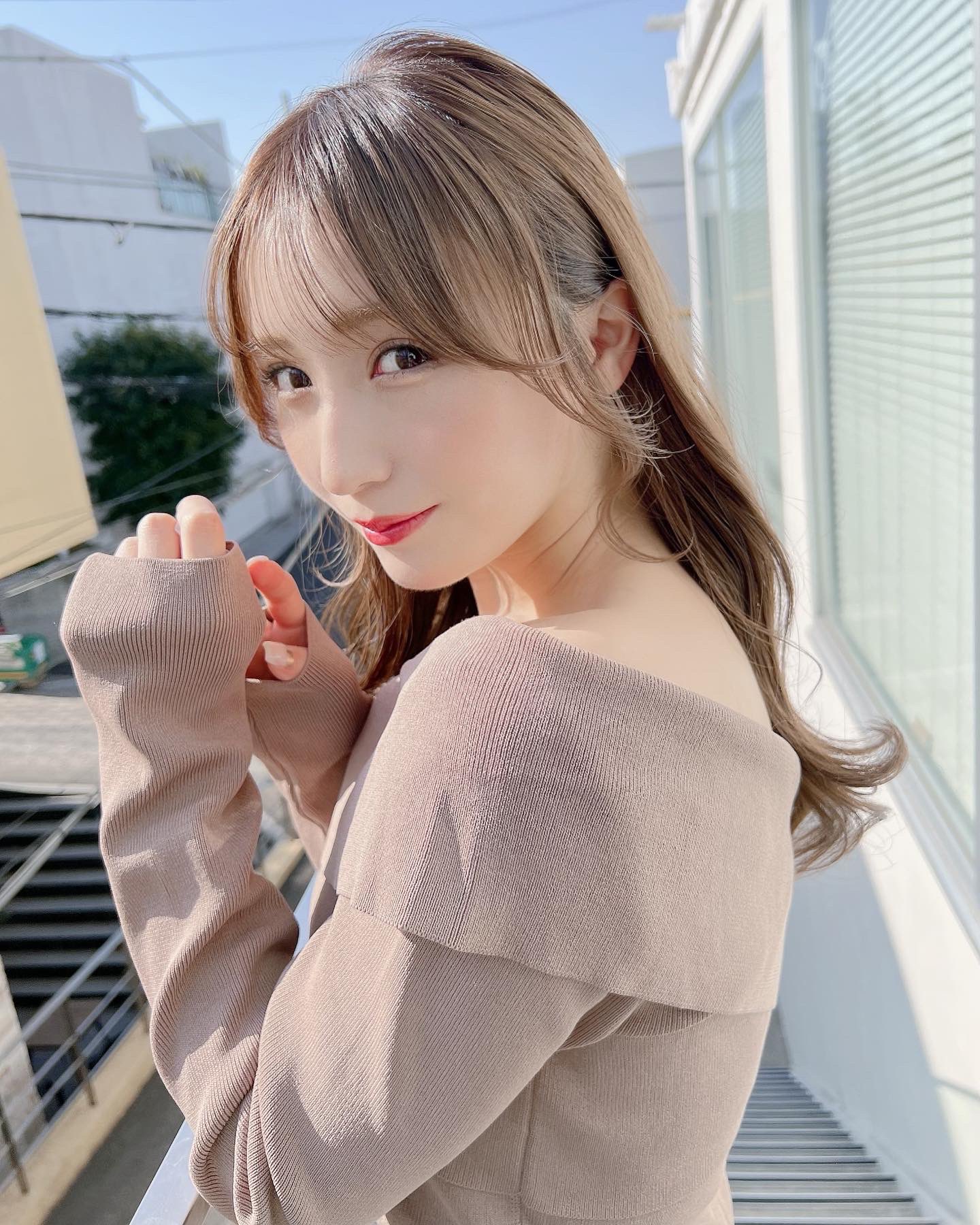 伊藤愛真 Ito Ema 【1st写真集soleil発売中】 on Twitter: "おはよ☺️ ︎ https://t.co/DIl6s2pPyd" / Twitter