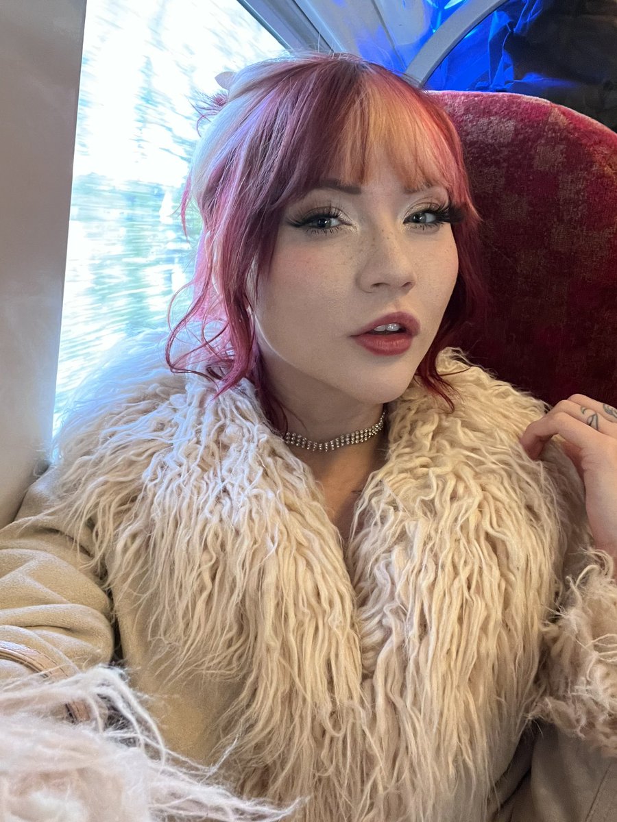 Going out tonight! 🥳 who wants to buy me a drink? 🥺 £evarayx for drink ...