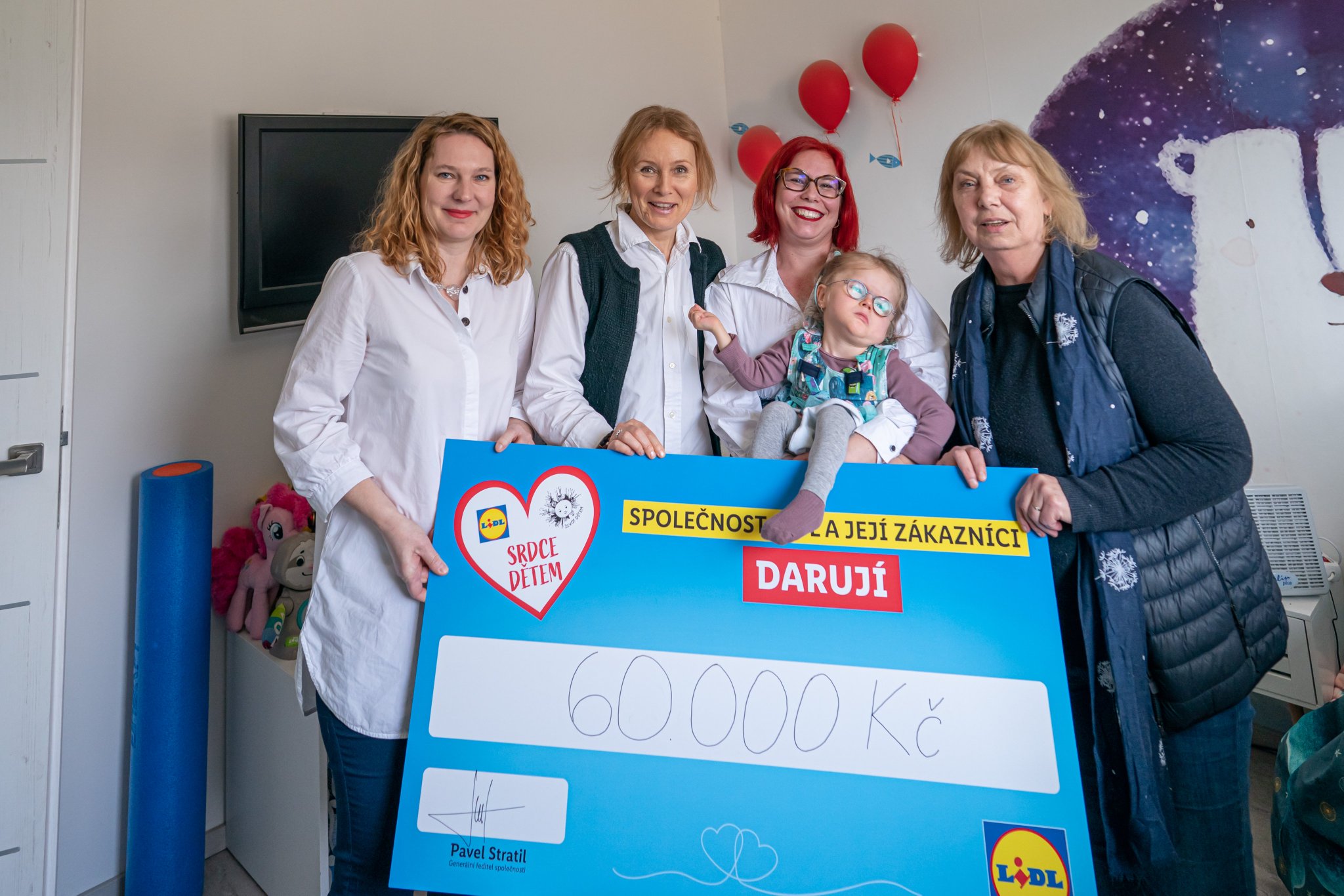 Lidl ČR on Twitter: "Při první letošní návštěvě v rámci sbírky Srdce dětem jsme předali šek na ...