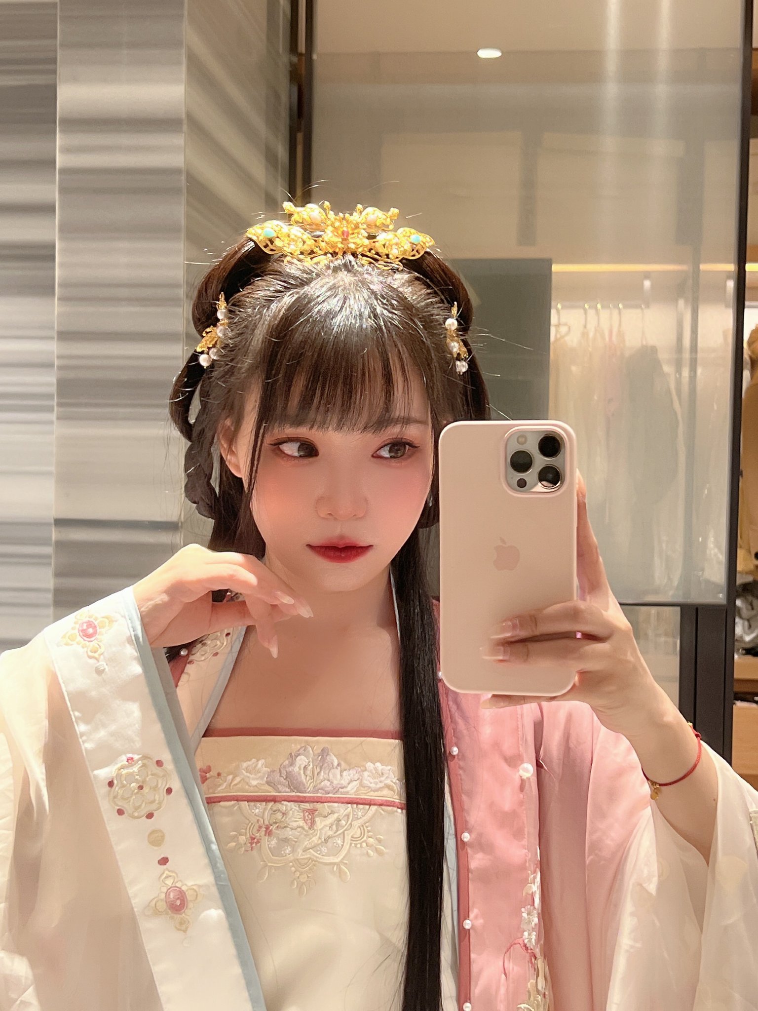 咬人猫Yaorenmao on Twitter: "春天来咯 开心😁Spring is coming https://t.co/JqKjyX1qe0" / Twitter