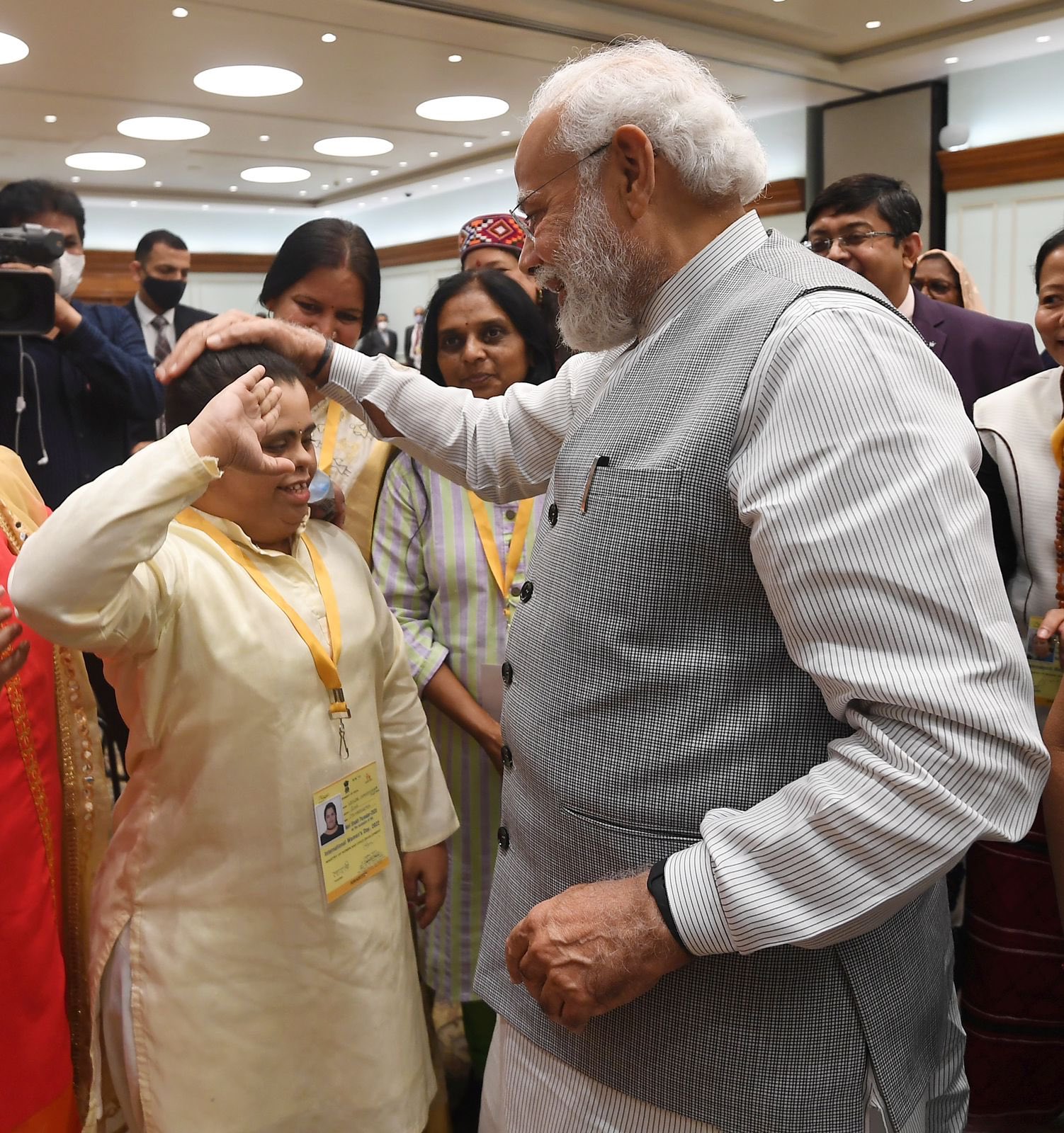 PIB WCD on Twitter: "PM Shri @narendramodi interacts with Nari Shakti Puraskar Awardees,praises ...