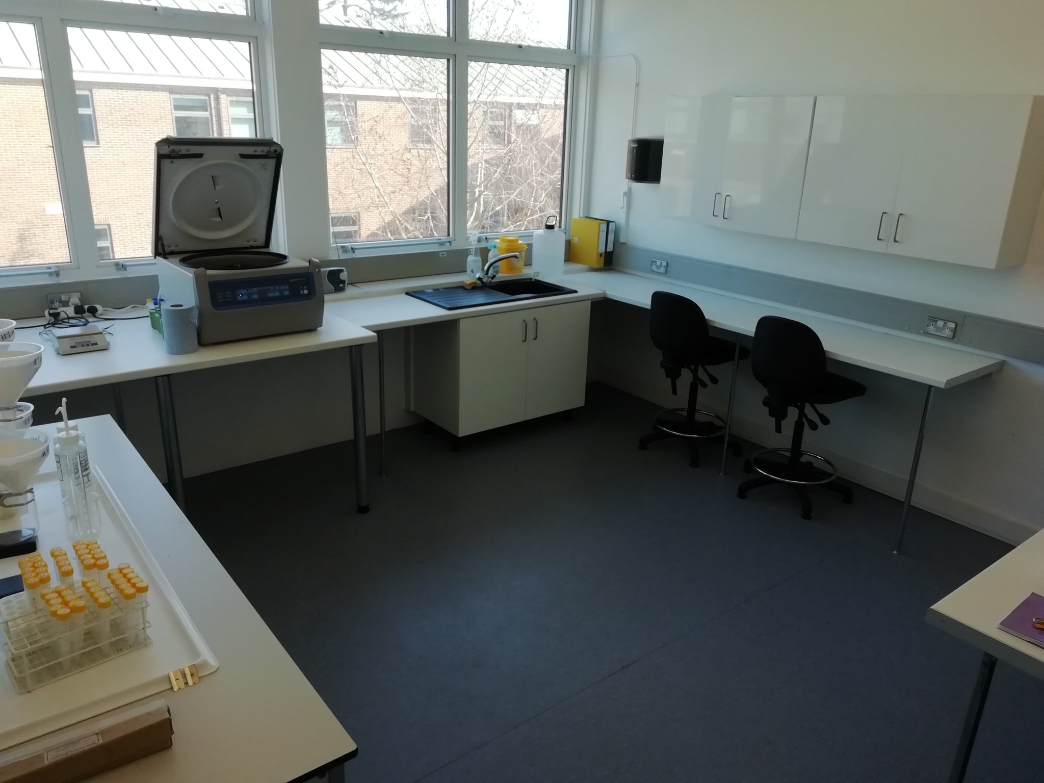 Rhys Timms on Twitter: "The new @UniofReading @UniRdg_GES @UniRdg_Arch cryptotephra laboratory ...