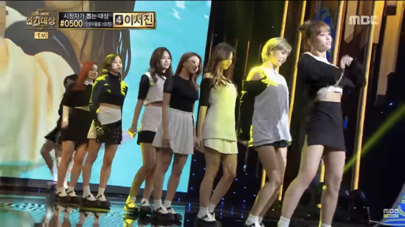 Marine on Twitter: "TWICEのこと楽しそうに観てたお米いたよな......と思ったら案の定楽しそうだったんだけど終盤のソイングクがいっちばん楽しんでた。ソイングクもTT ...