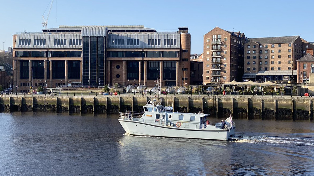 Navy Lookout On Twitter Hmsmagpie Arrives On The Tyne For Visit To Hmscalliope