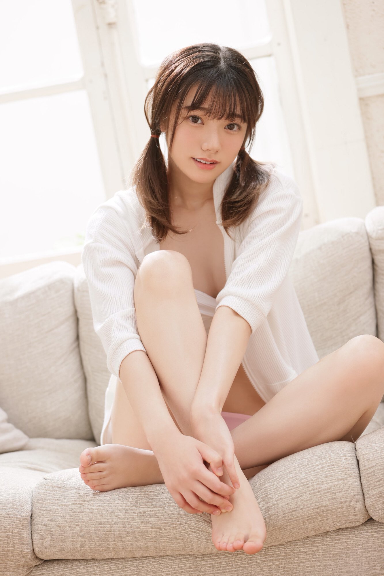 あらやしき on Twitter: "ムーディーズからデビューする宮下玲奈さん。 足の形も綺麗で美味しそうな御御足なので期待しちゃいますね笑 https://t.co/Y7ZVE0qxOI ...