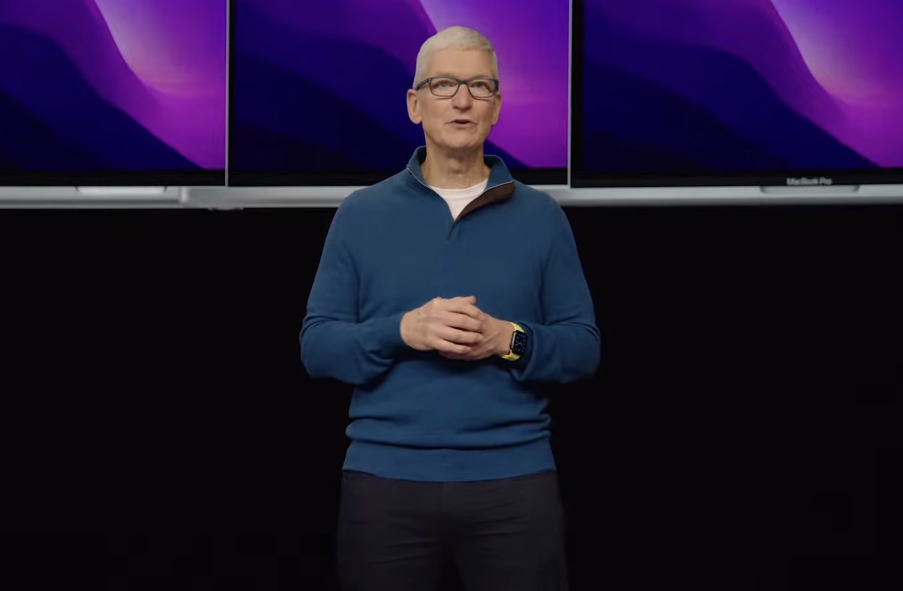 spin9 on Twitter: "Tim Cook บนเวทีเปิดตัว #AppleEvent สีเสื้อ — สีสายนาฬิกา 👀 🇺🇦…