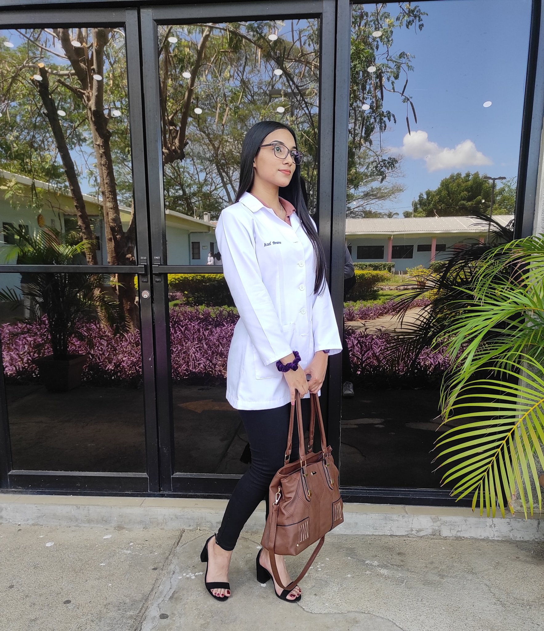 Itzel Bravo on Twitter: "Modo Doctora🤍 https://t.co/UjwH5EgPMY" / Twitter