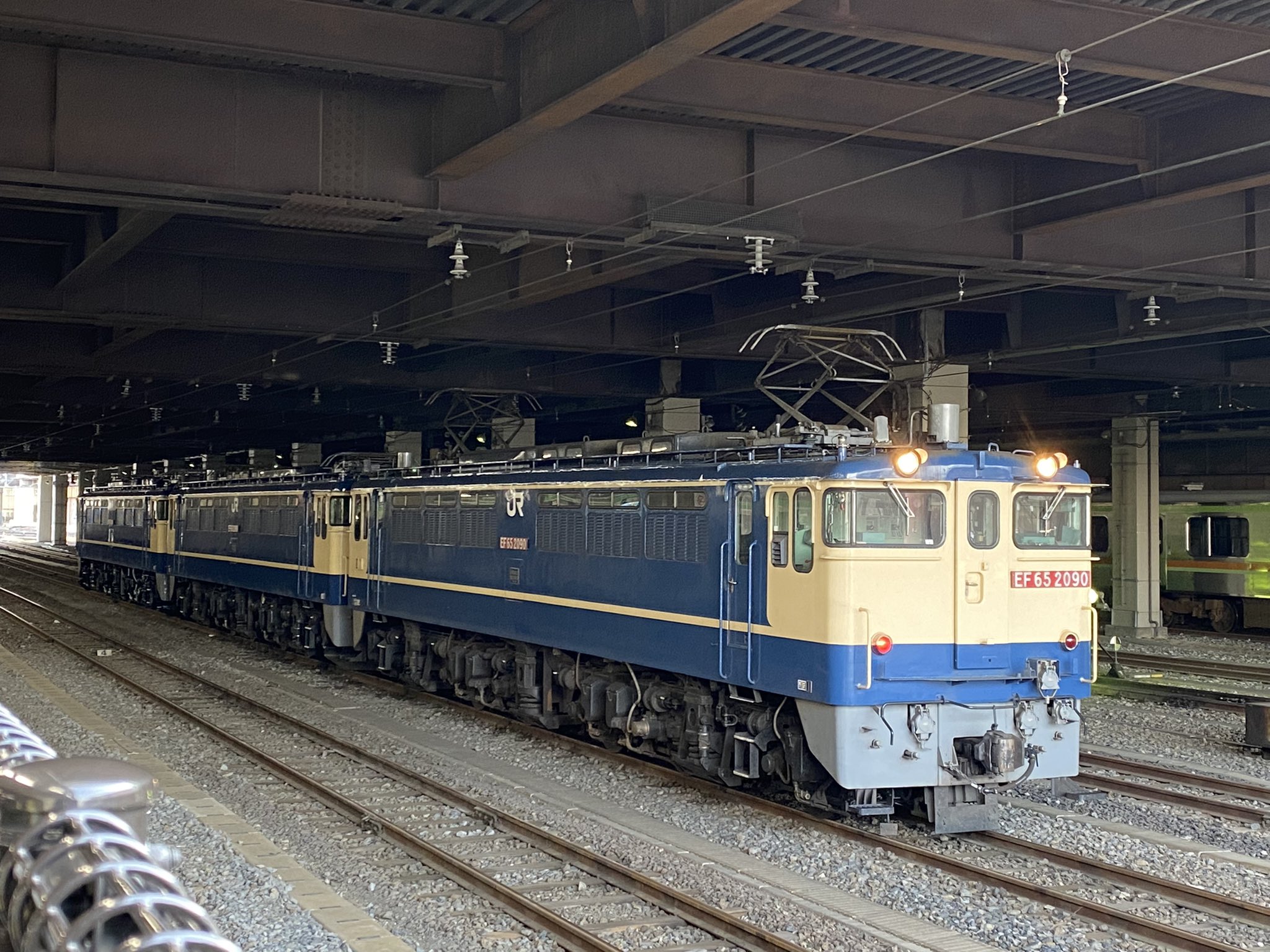 貨物のお荷物 on Twitter: "EF65 最終全検 OM出場 すげー！三重連が見られるなんて😭 EF65 2090 EF65 2080 EF65 2085 https://t.co ...