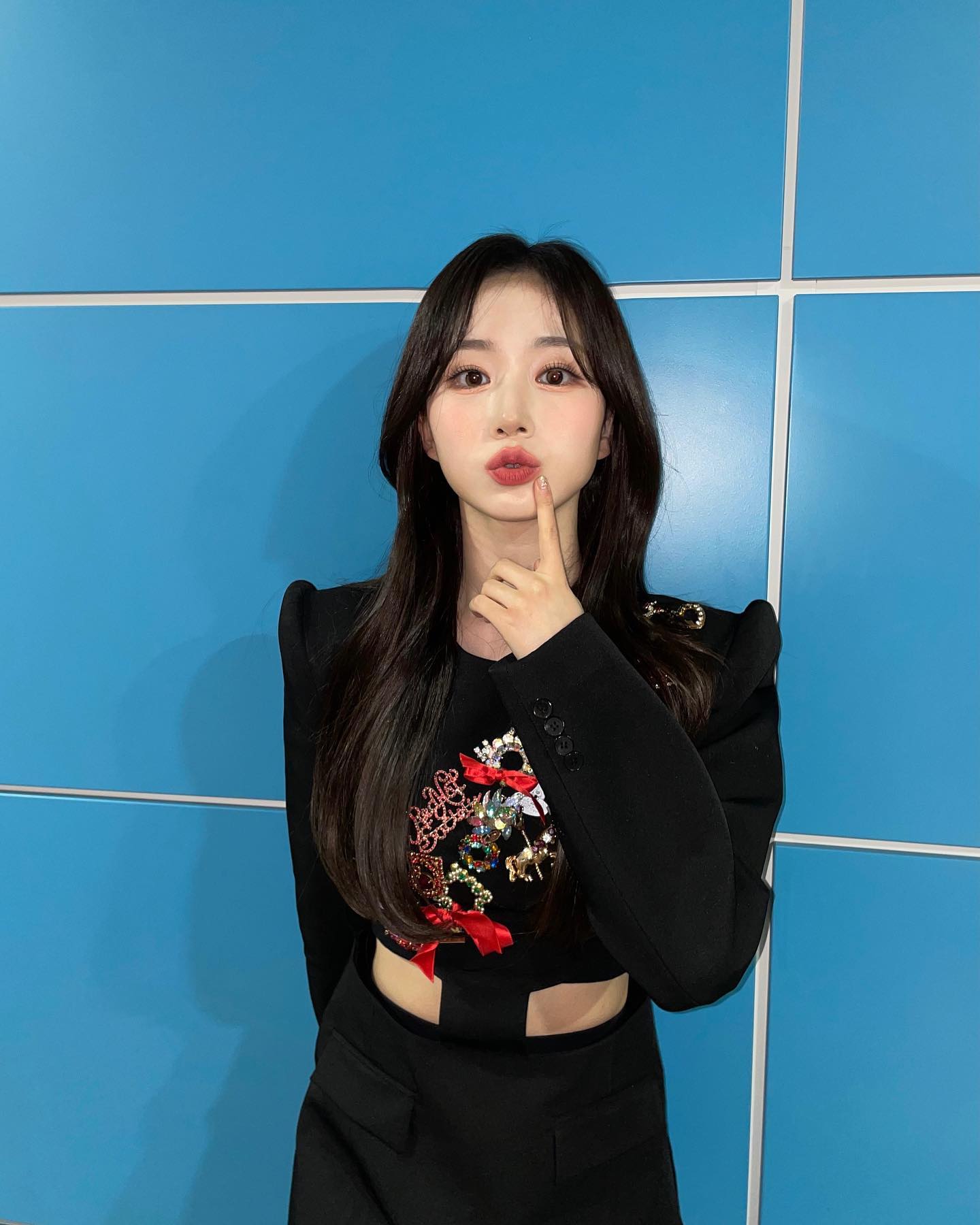 nmixx pics on Twitter: "NMIXX official instagram update with Haewon #HAEWON #해원 https://t.co ...