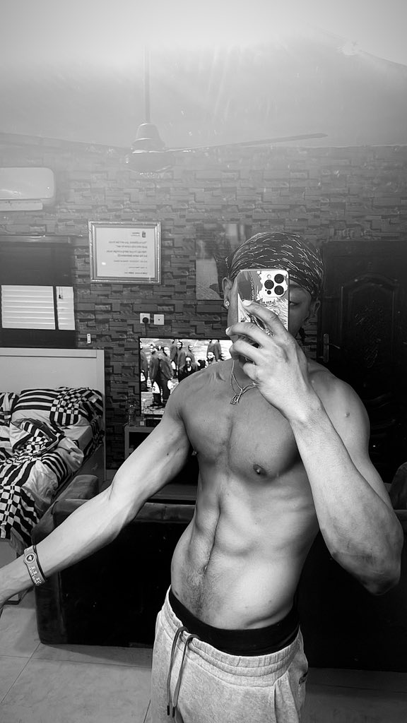 Hot Guy Selfie Face