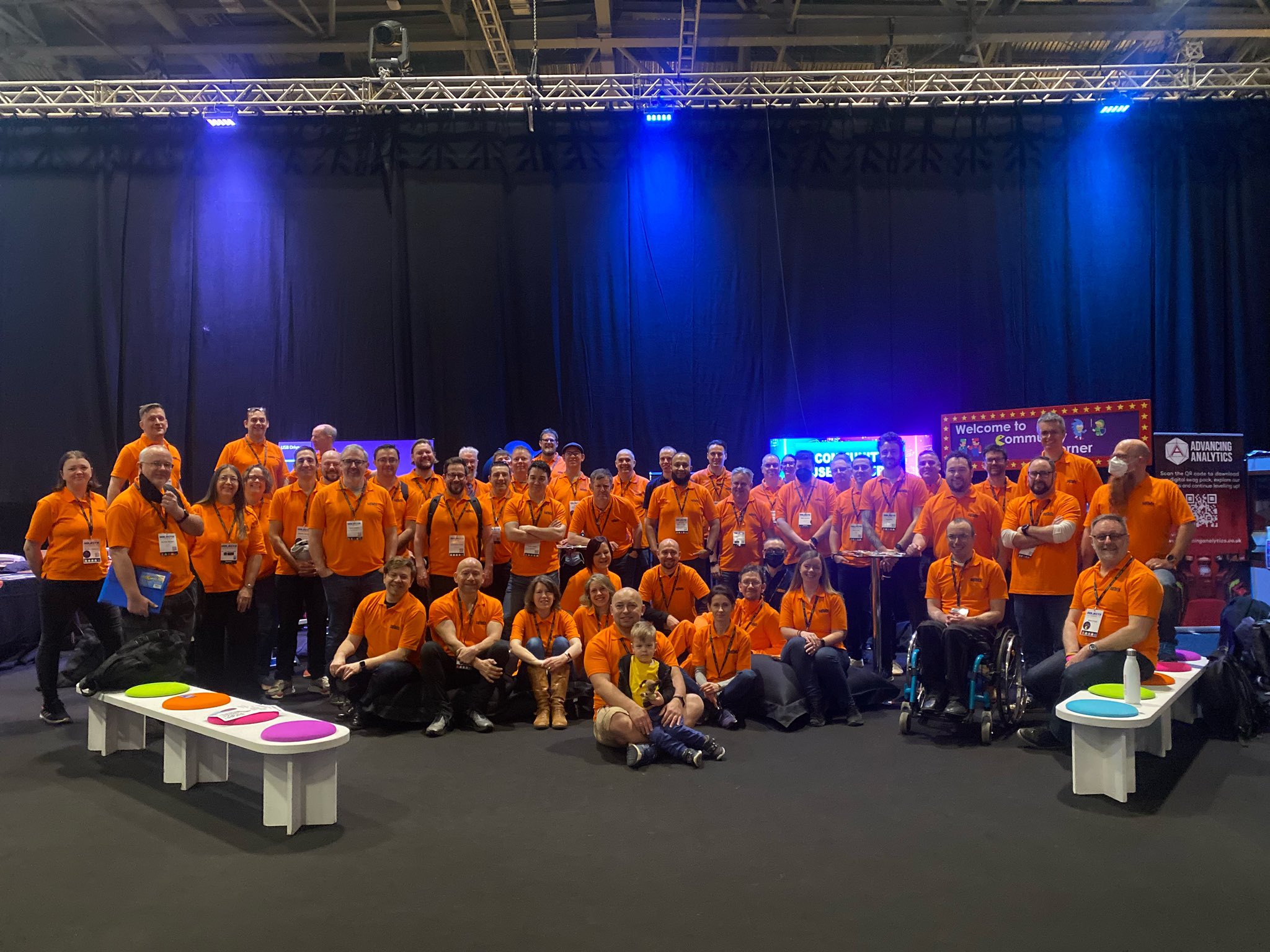 SQLBits on Twitter: "Kudos volunteers!🍊 You are doing an amazing job ...