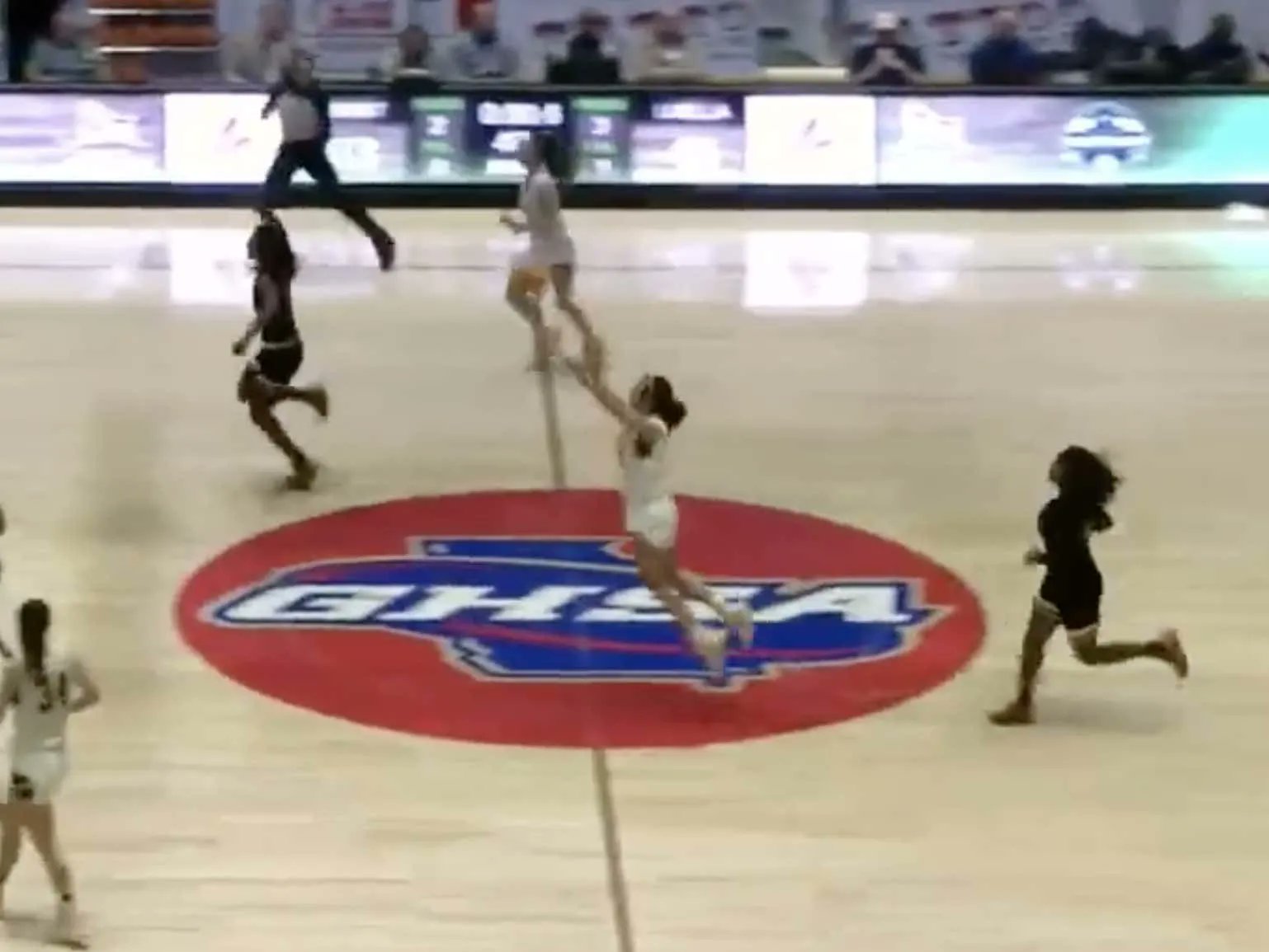 Barstool Sports on Twitter: "A Georgia High School Basketball Player Hit TWO Buzzer Beaters in ...