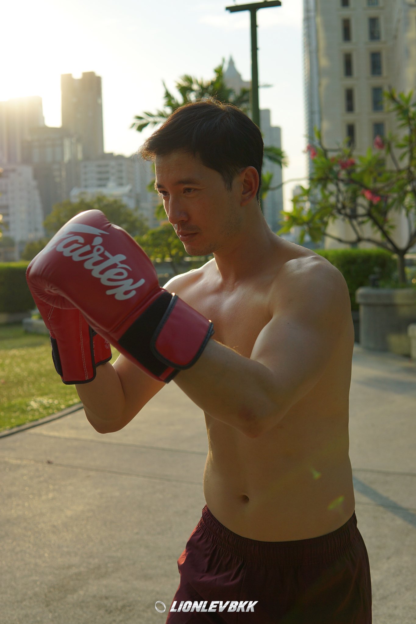 lev studio on Twitter: "Punch ☀️ https://t.co/bVVHADpzQL" / Twitter