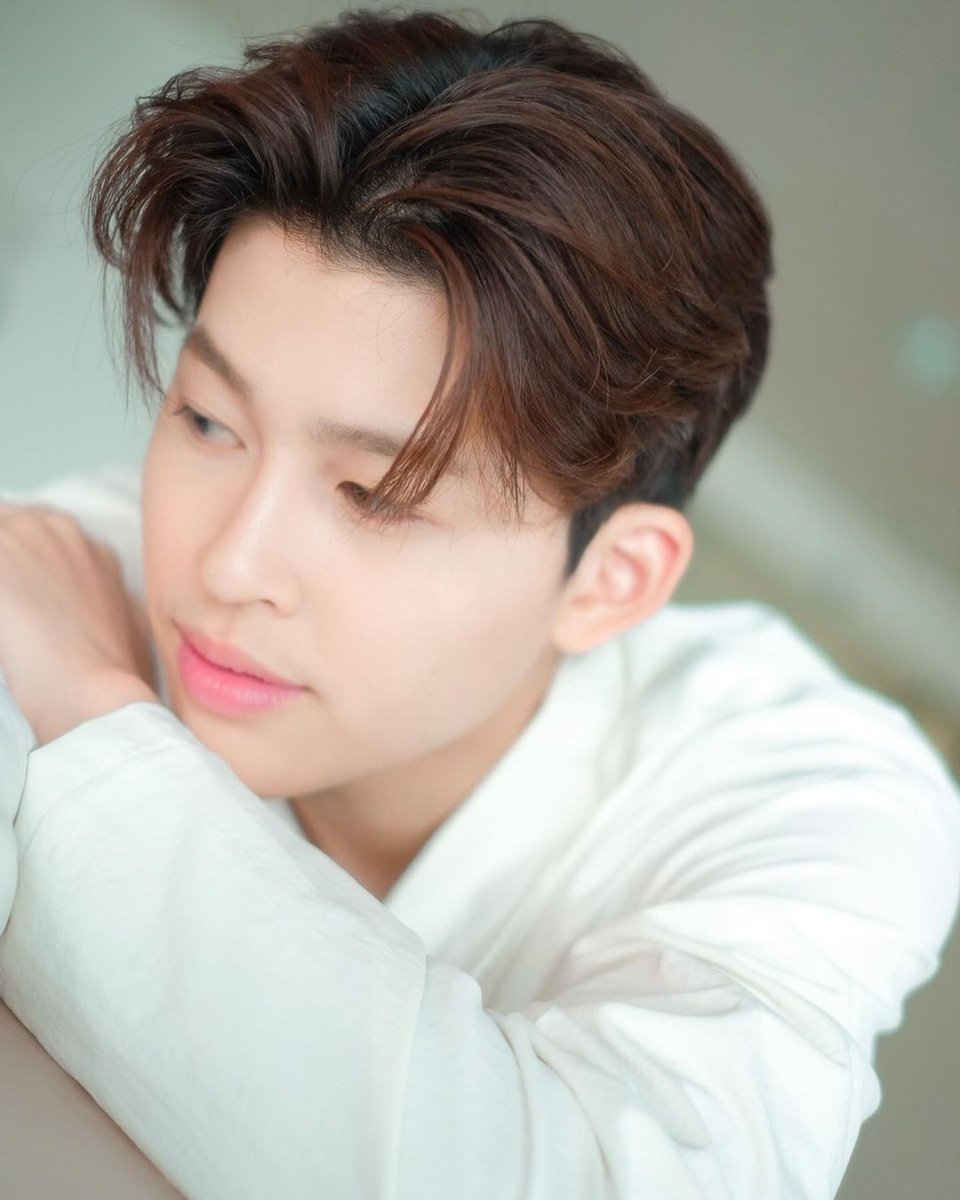 𝐏𝐏𝐍𝐀𝐑𝐀𝐕𝐈𝐓_𝐎𝐅𝐅𝐈𝐂𝐈𝐀𝐋 on Twitter: "ฮือออ หล่อจังค่ะ 🥺🧡 IG update : ppnaravit , moobank_makeup 📌 ...