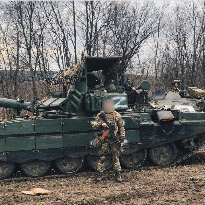 Kriegsforscher on Twitter: "Captured Russian T-72B3M. https://t.co/zisg6C2fSl" / Twitter