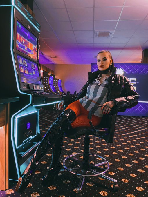 TW Pornstars - 👑 MISTRESS FETISCHBARBIE 👑. The most retweeted pictures and videos for all time ...