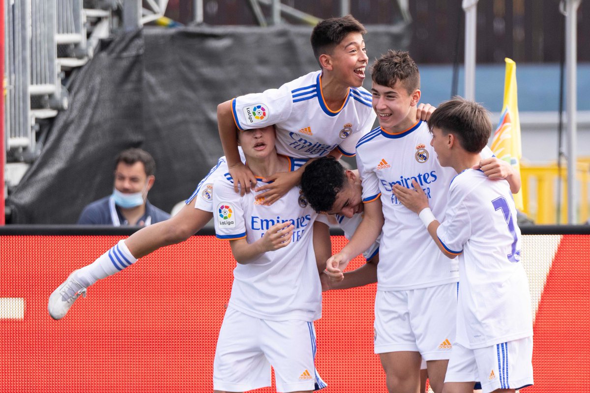 Real Madrid Infantil B wins La Liga Promises after defeating Barcelona ...