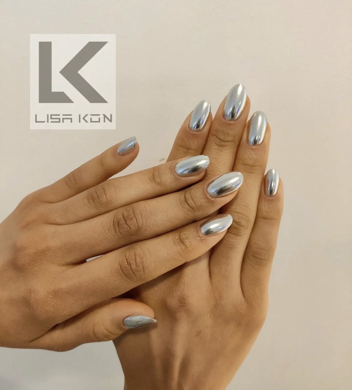 Zendaya Claw Nails Zendaya's Nail Polish & Nail Art | Steal Her Style