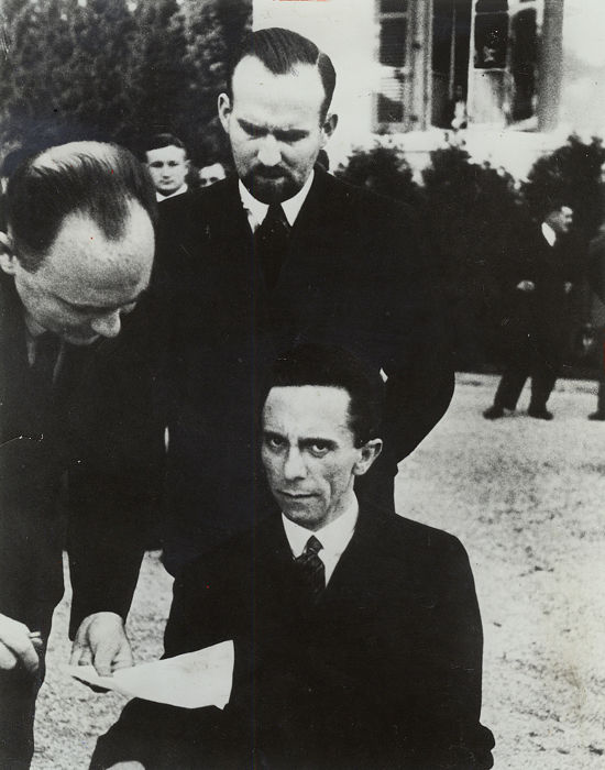 The Color Of Time Nazi Propaganda Minister Joseph Goebbels, 57% OFF