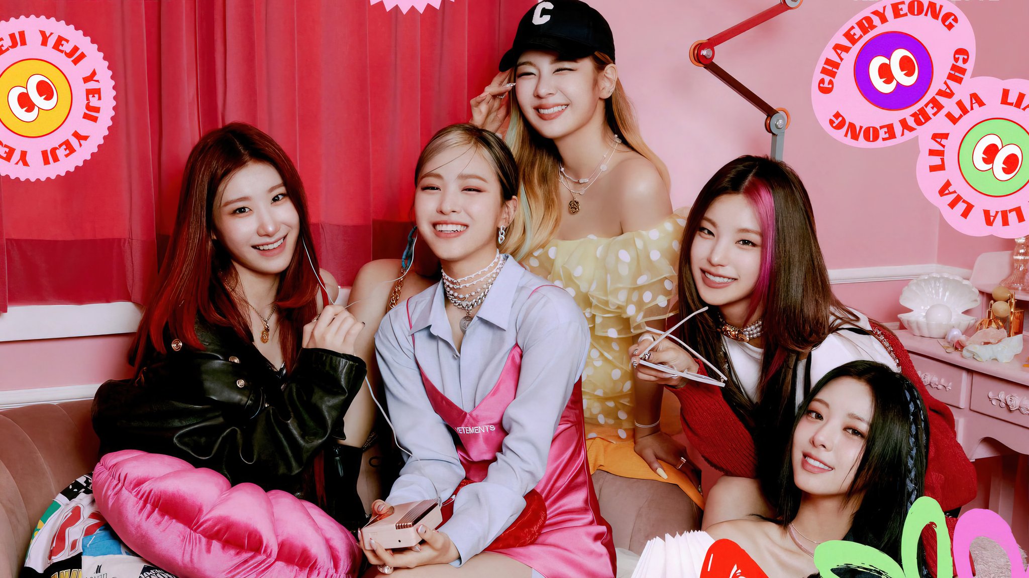 𝐫𝐚𝐲𝐧𝐚 on Twitter: "wallpaper pc | laptop | desktop #ITZY #LOCO #CrazyInLove #CHAERYEONG #YUNA ...