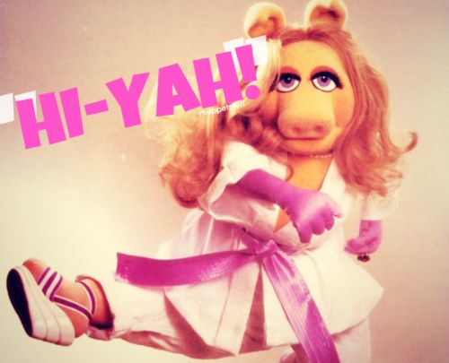 Muppets Miss Piggy Karate Chop