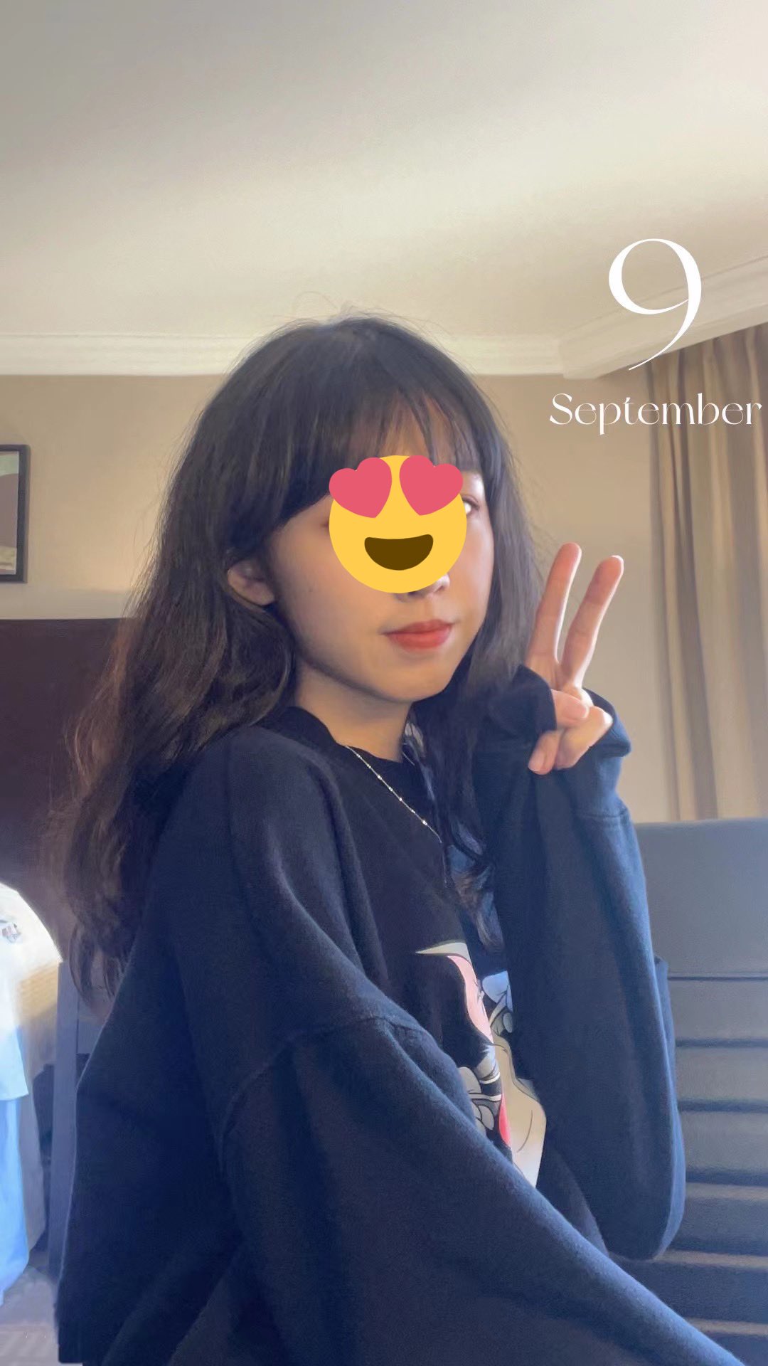 Dr反差(接投稿) On Twitter 美女推友投稿:坐标国外,18岁的反差母狗,14岁就被破了处;至今已经被30多人操过,最多4p、三洞全开,曝光出来只为让大家对着这骚逼脸骚逼屁股