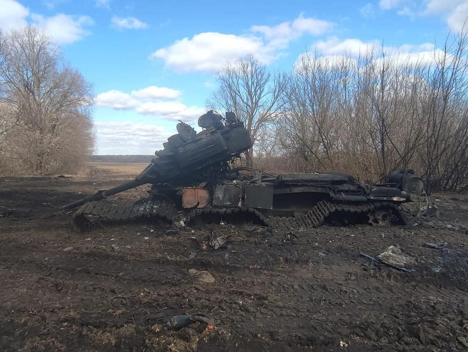 MilitaryLand.net on Twitter: "📷 Ukrainian forces ambushed a Russian convoy near Pryluky, # ...