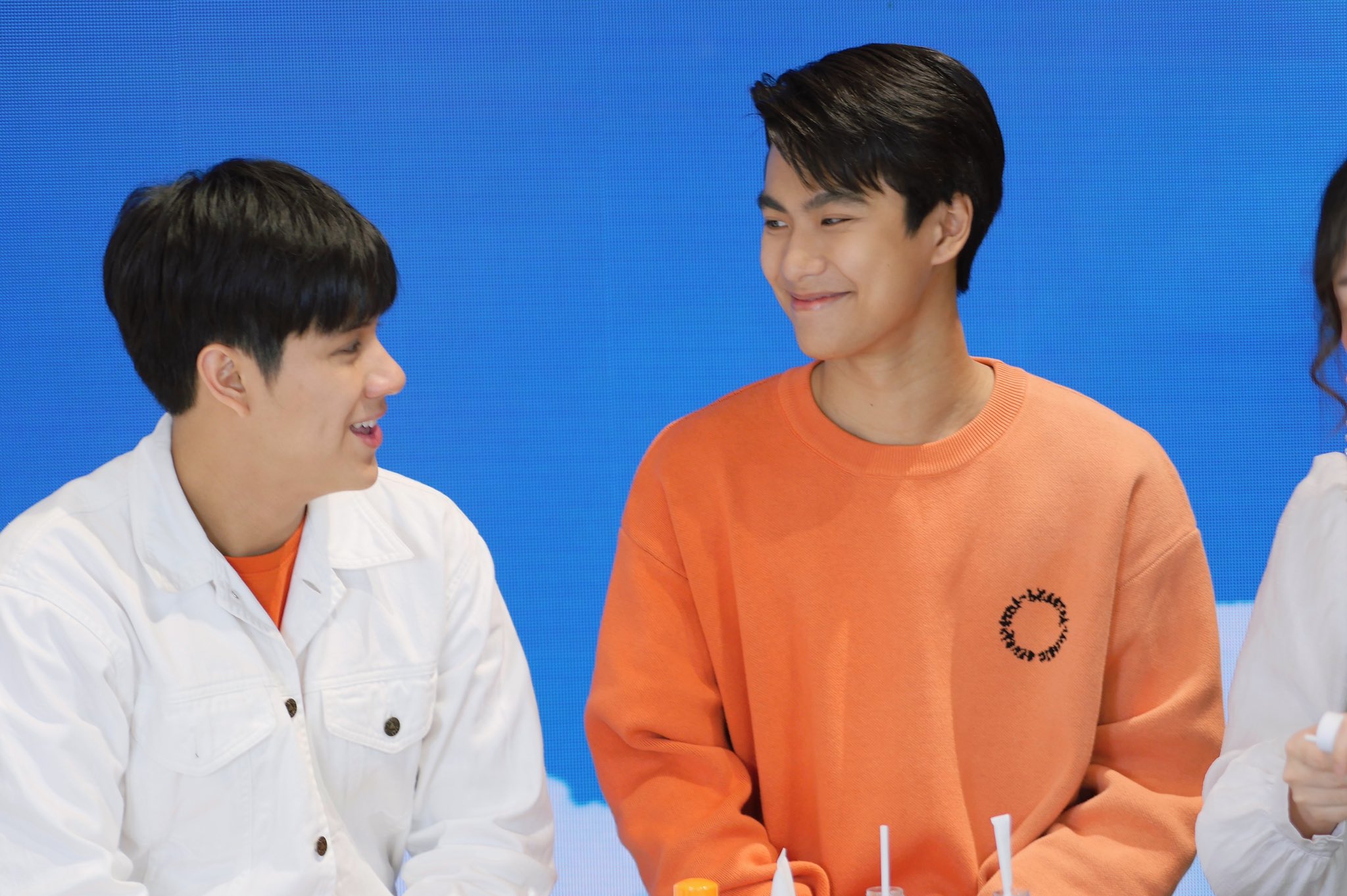 torfun xiaotaihou on Twitter: "#MISTINEBrandDaYxOhmNanon งานพิธีกรสองภาษาไทยจีน mistine X ...