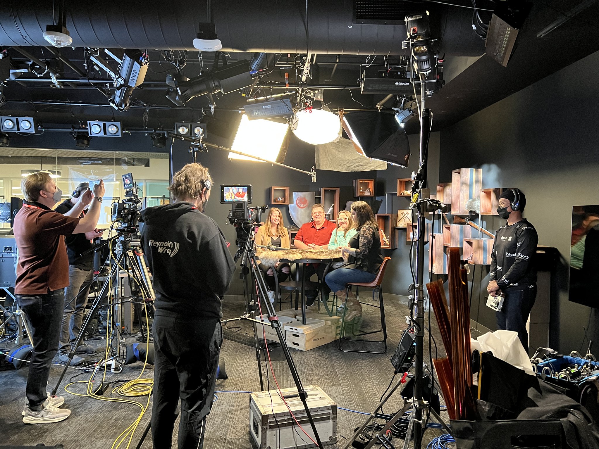 New World on Twitter: "🎥 Lights... Camera...Action! Dev update with @ShadowFox_TV coming soon! 👀…