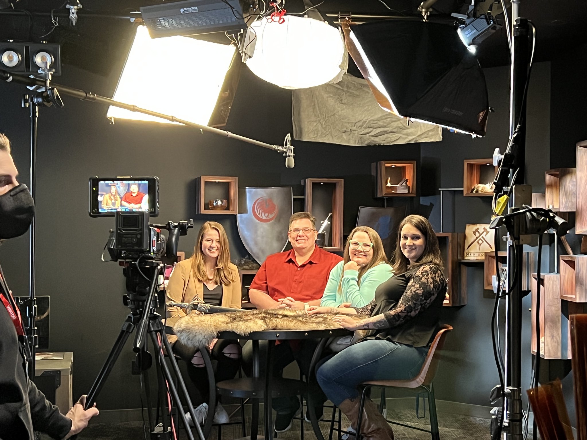 New World on Twitter: "🎥 Lights... Camera...Action! Dev update with @ShadowFox_TV coming soon! 👀…