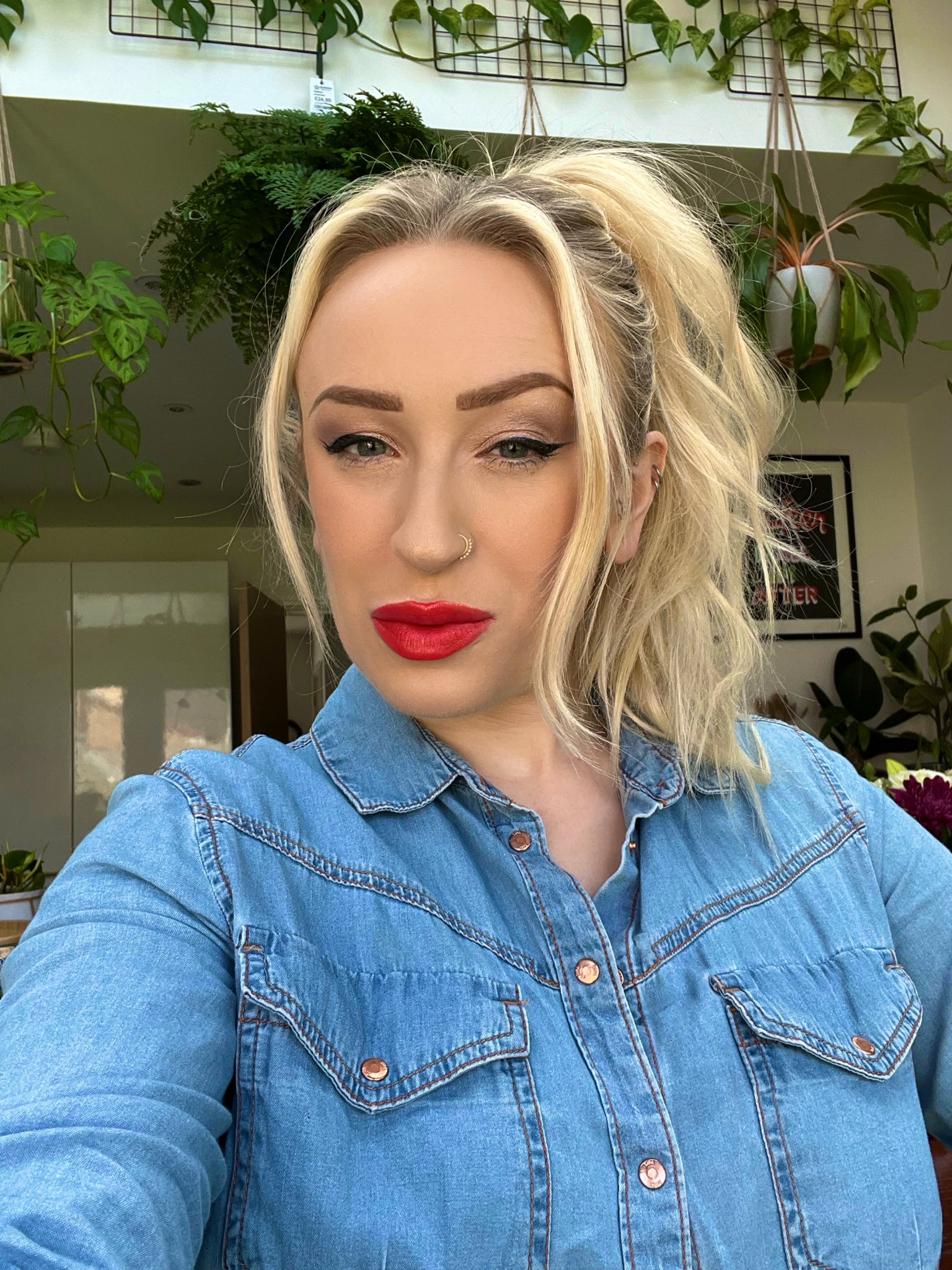 TW Pornstars - Miss Anna Elite™. Twitter. Wishing you a wonderful weekend from MAE HQ 💋 May your ...