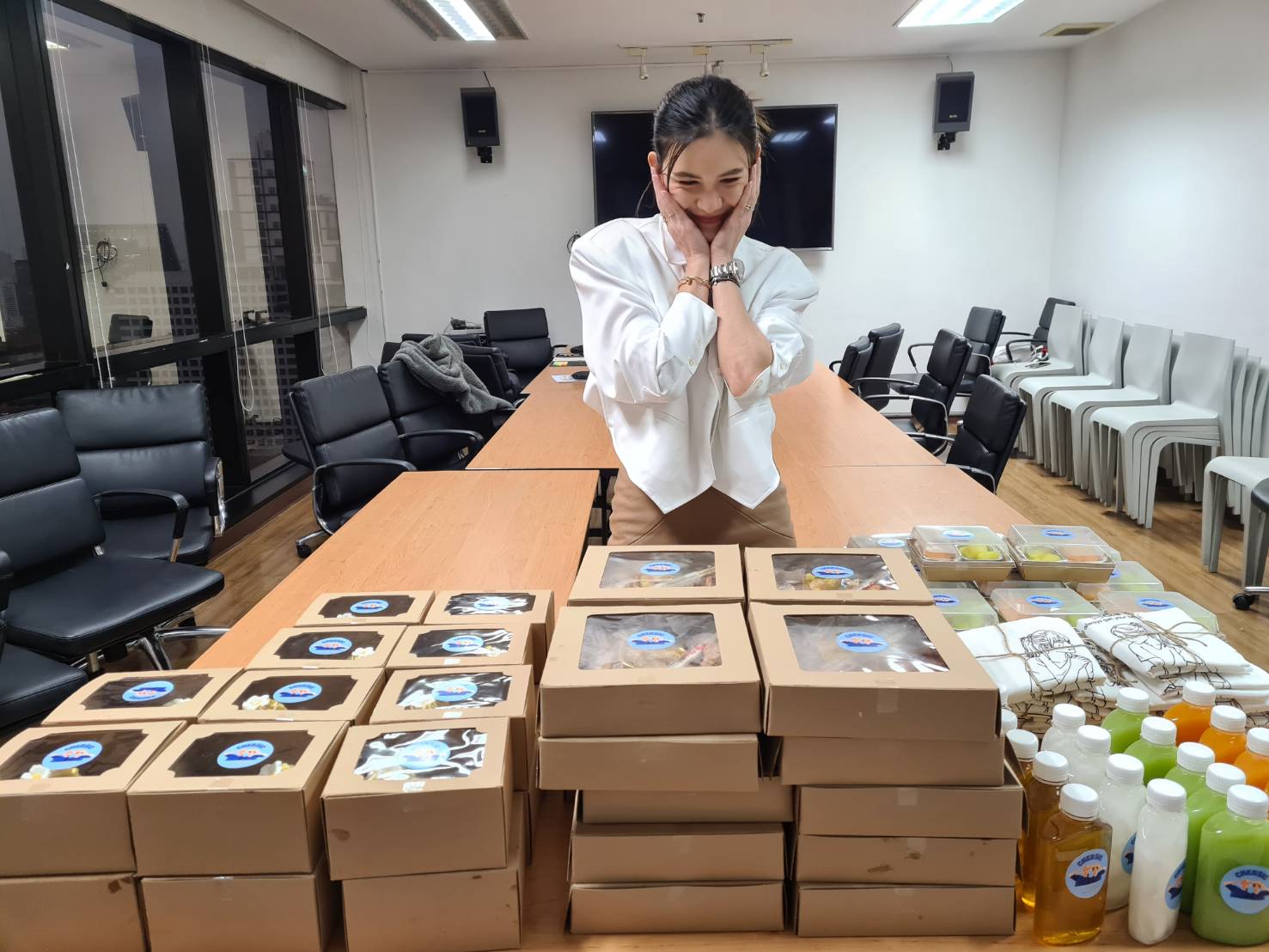 EFM STATION on Twitter: "ขอบคุณชาวหมู่บ้านเฌอสิคมากนะคะ☺️ #CherSicxFANDOMLIVE @ZzDaOzZ https://t ...