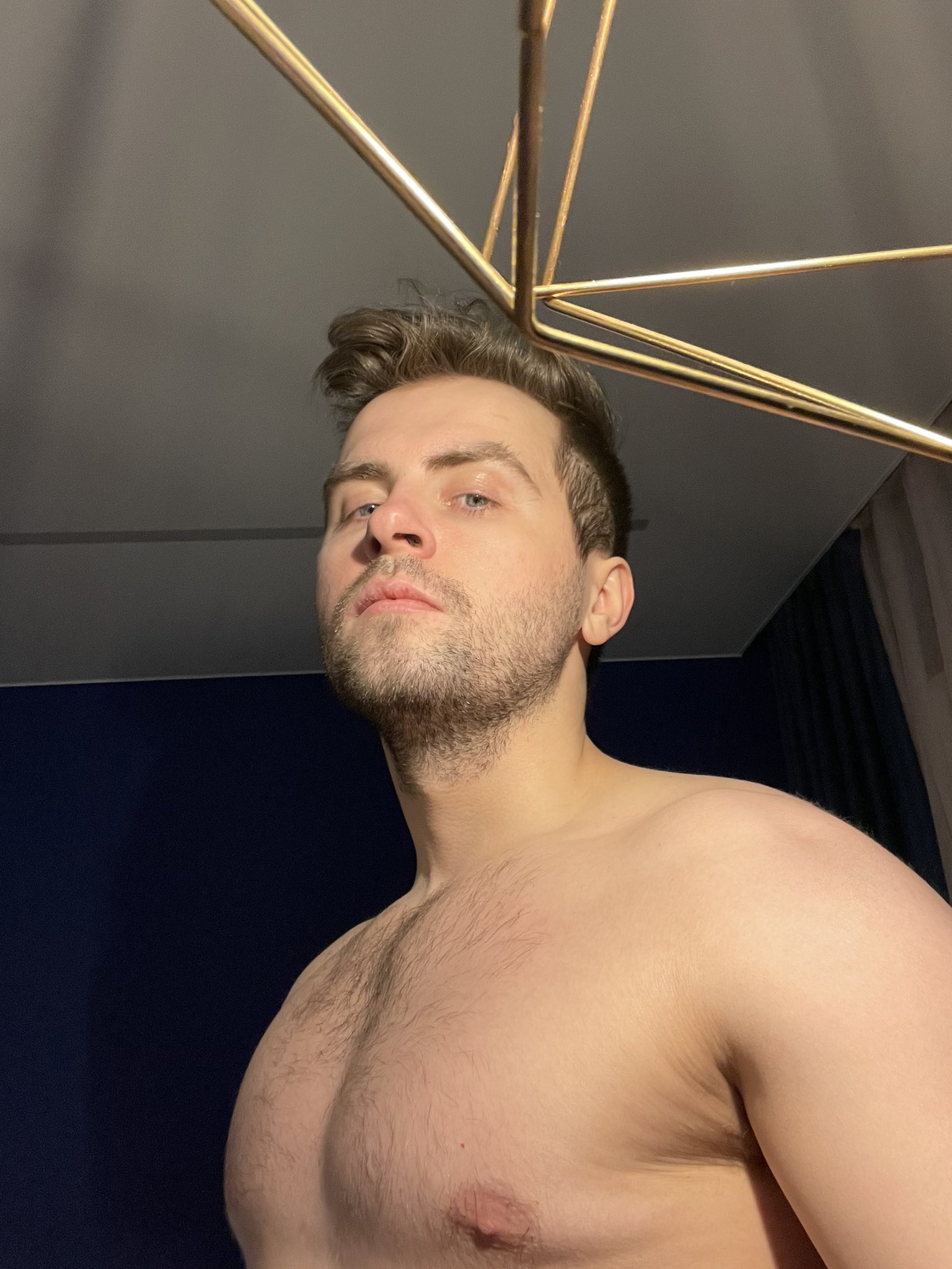 GraysonFin 💥 on Twitter: "Chest 😌 https://t.co/VlDqLa1Hi3" / Twitter